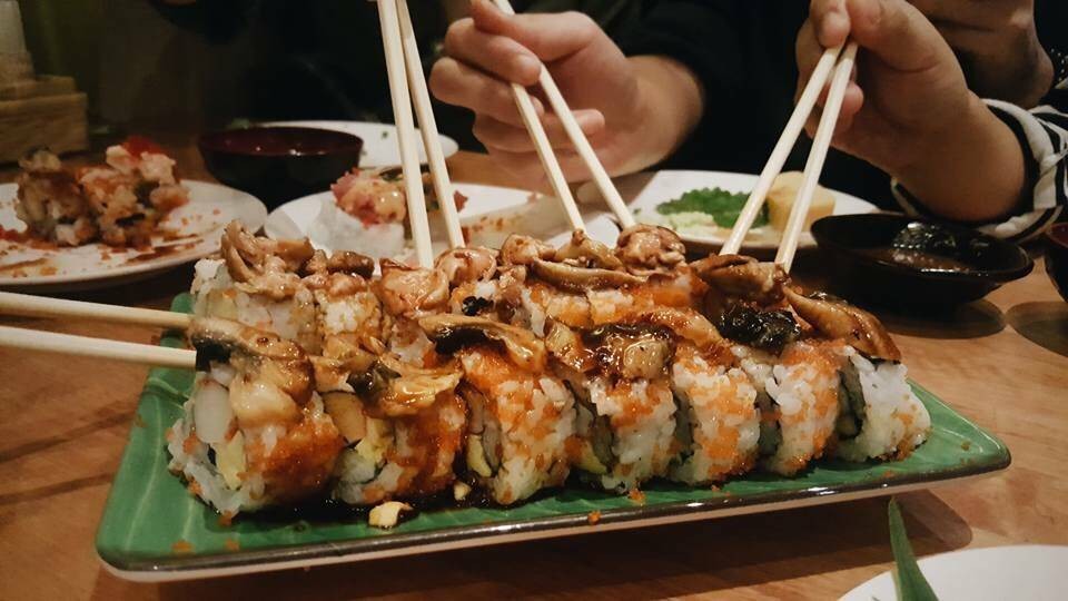 รีวิว Aroi Sushi Thru Thonglor ถนนเพชรบุรีตัดใหม่ - ไปตอนมีโปรช่วงแรกๆ ...