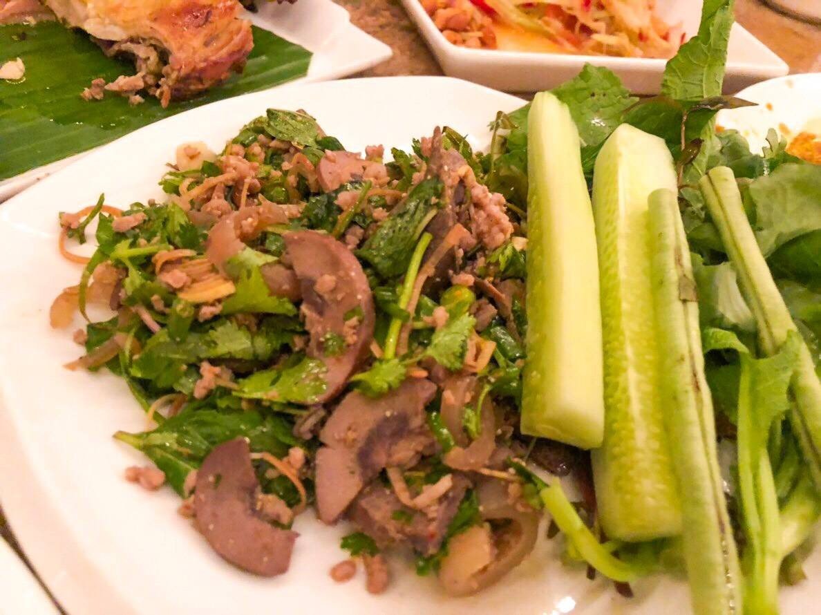 รีวิว Khop Chai Deu Restaurant Khop Chai Deu Thakhek - ร้านบรรยากาศดี โอเพ่นแอร์ ใกล้น้ำโขง สวย ...