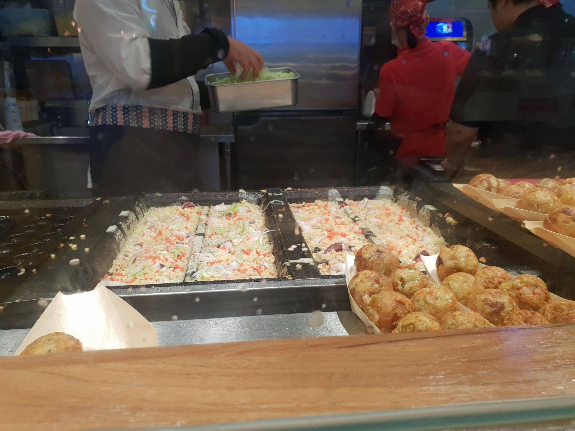 รีวิว Gindaco เอ็มควอเทียร์ - ยากิโซบะอร่อยขนาดพอดีๆ - Wongnai