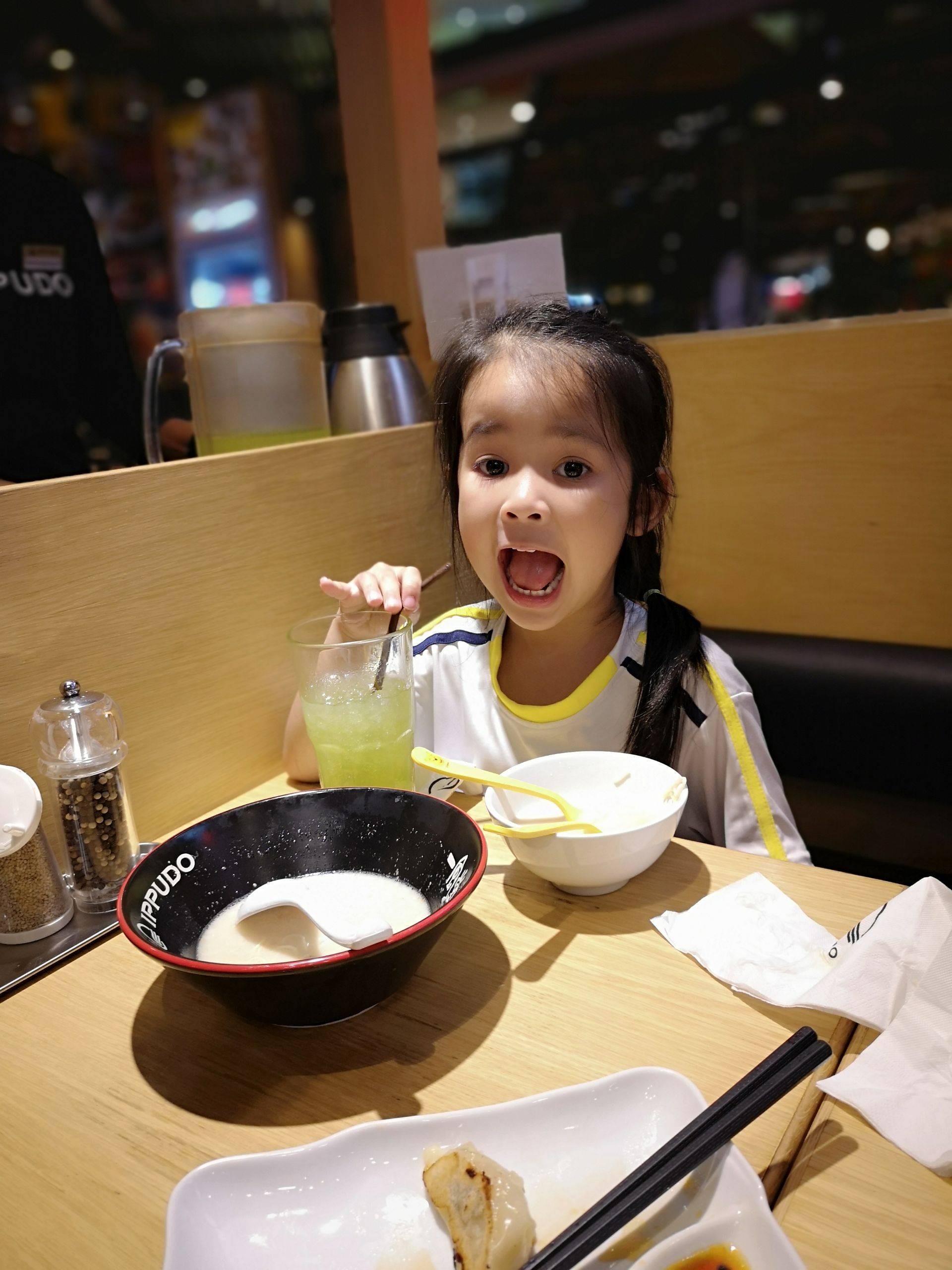 รีวิว Ramen Ippudo เดอะมอลล์ บางแค - อร่อยมากครับ ลูกสาวผมยังชอบเลย