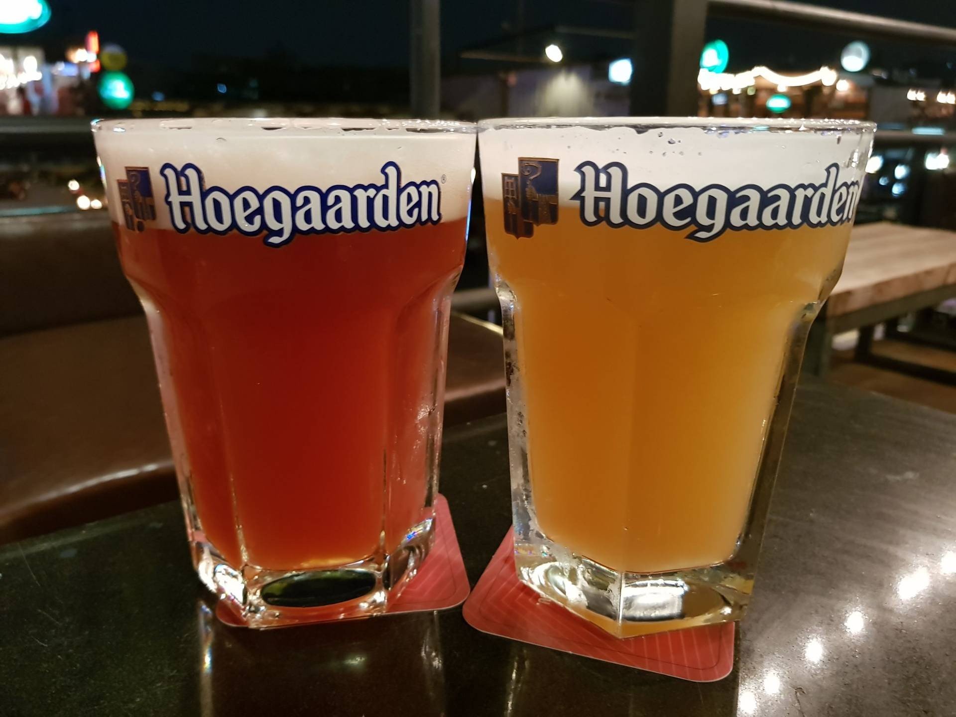Hoegaarden • ซื้อ 3 (แก้วใหญ่) แถม 1 (แก้วเล็ก) ร้าน 90's ตลาดนัดรถไฟรัชดา