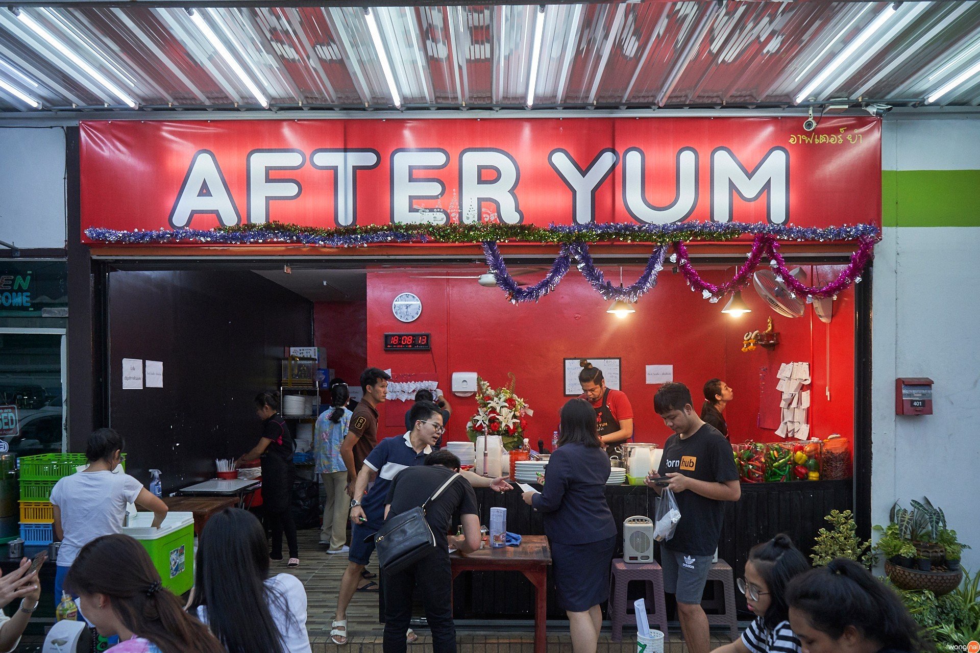 After Yum ร้านยำพัทยา เผ็ดซี๊ดปาก คนแน่นตั้งแต่ร้านยังไม่เปิด