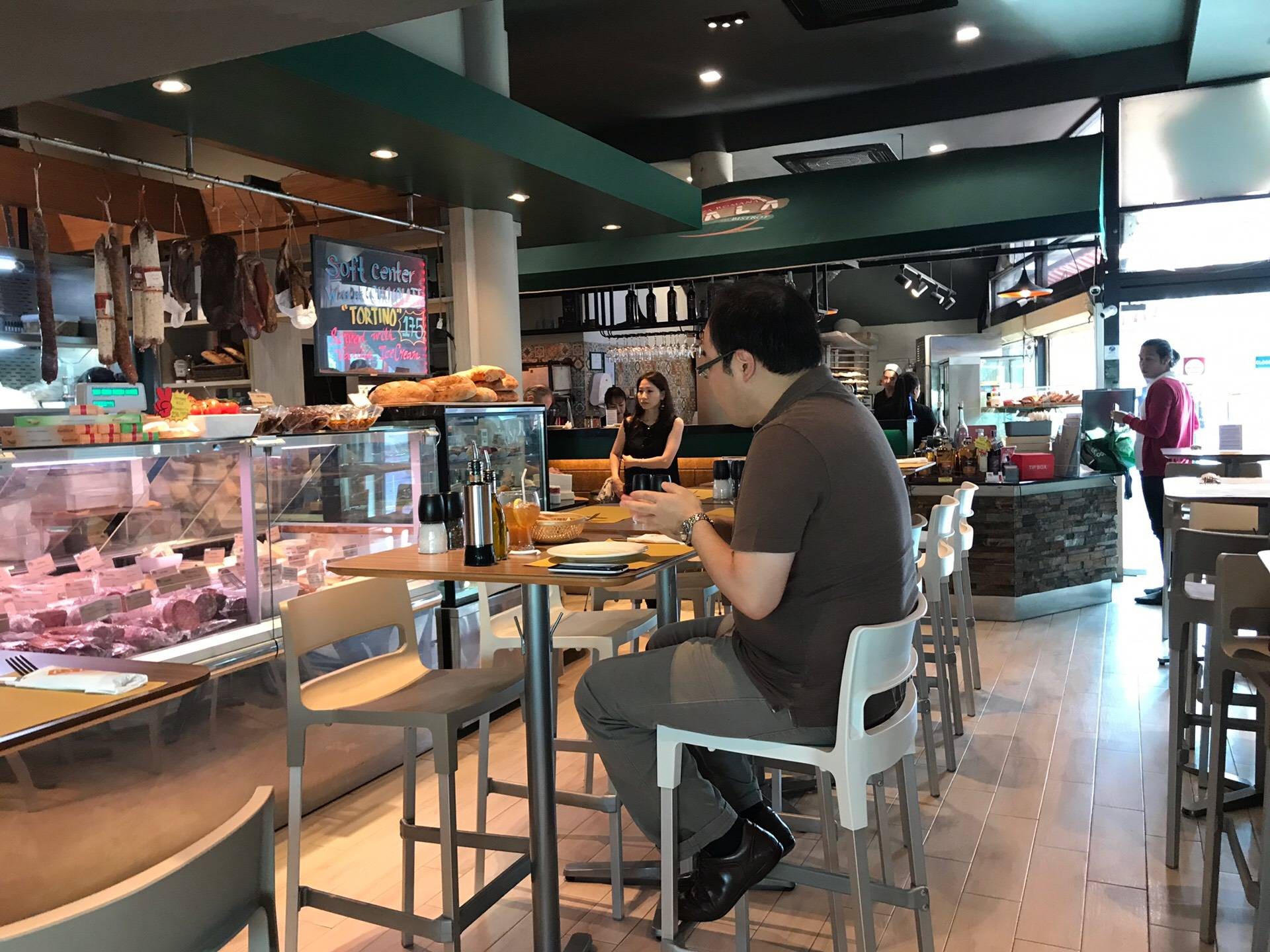 รีวิว Pala Pizza Romana MRT สุขุมวิท - เพื่อนอิตาเลียนพาไปทาน - Wongnai