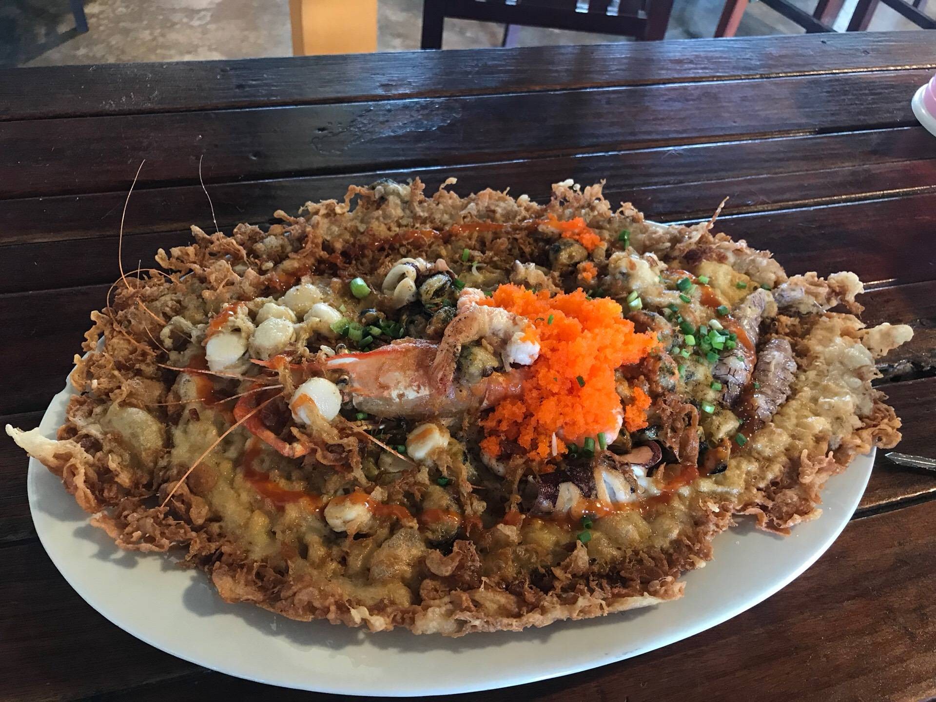 รีวิว นายเล็ก หอยทอดน้ำตกพลิ้ว - หอยทอดจานยักษ์หน้าทางเข้าน้ำตกพริ้ว