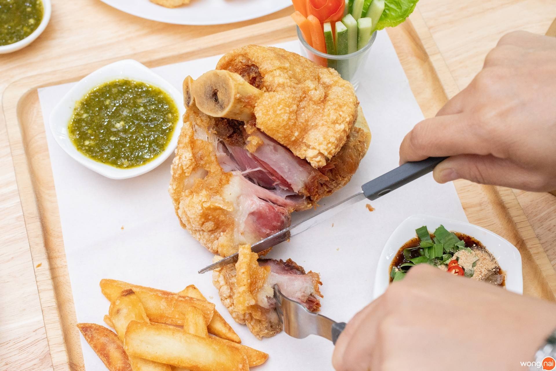 Mos Cafe คาเฟ่กาญจนบุรี ที่เดียวจบ กินครบทั้งอาหารคาวหวาน - Wongnai