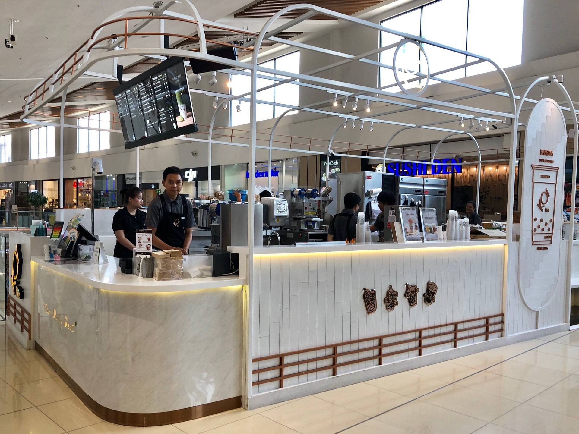 รีวิว KOI The' Mega Bangna - ชานมกลิ่นชาจางๆ กับไข่มุกสีทองเม็ดเล็กๆ