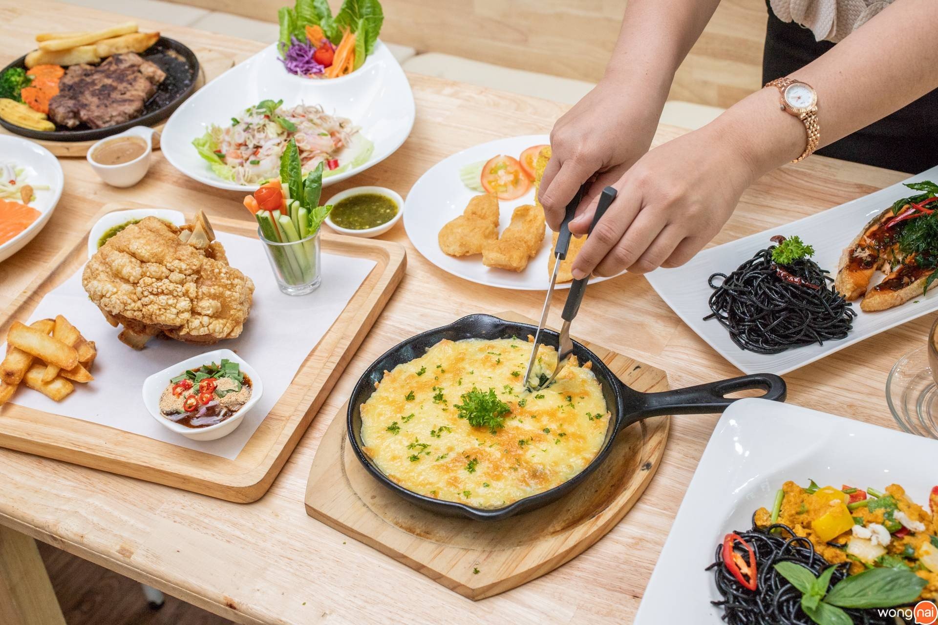 Mos Cafe คาเฟ่กาญจนบุรี ที่เดียวจบ กินครบทั้งอาหารคาวหวาน - Wongnai