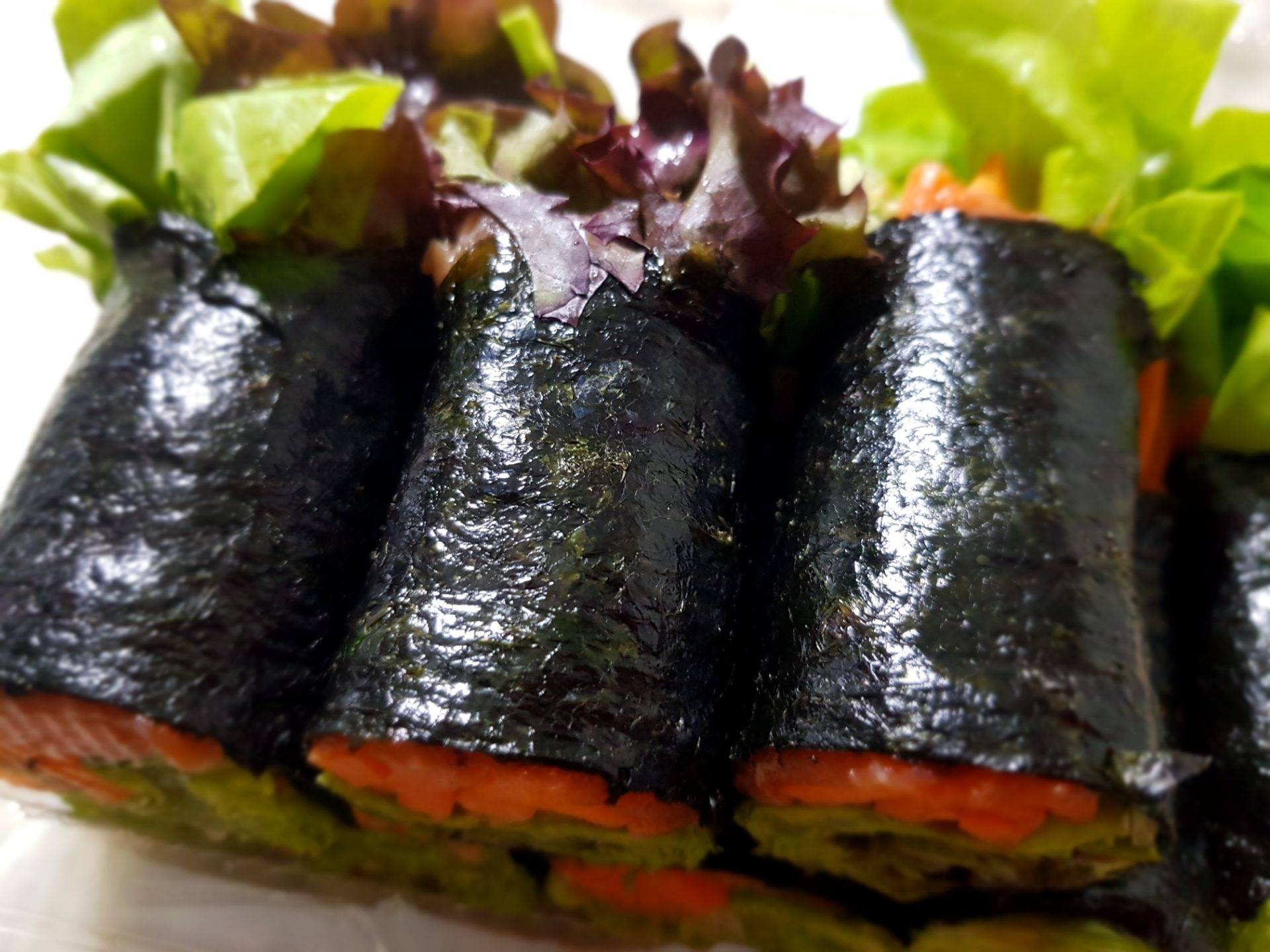 รีวิว Baby Sprouts Chiang Mai - อร่อยดี สุขภาพก็ดี สลัดโรลสาหร่ายแซลมอน