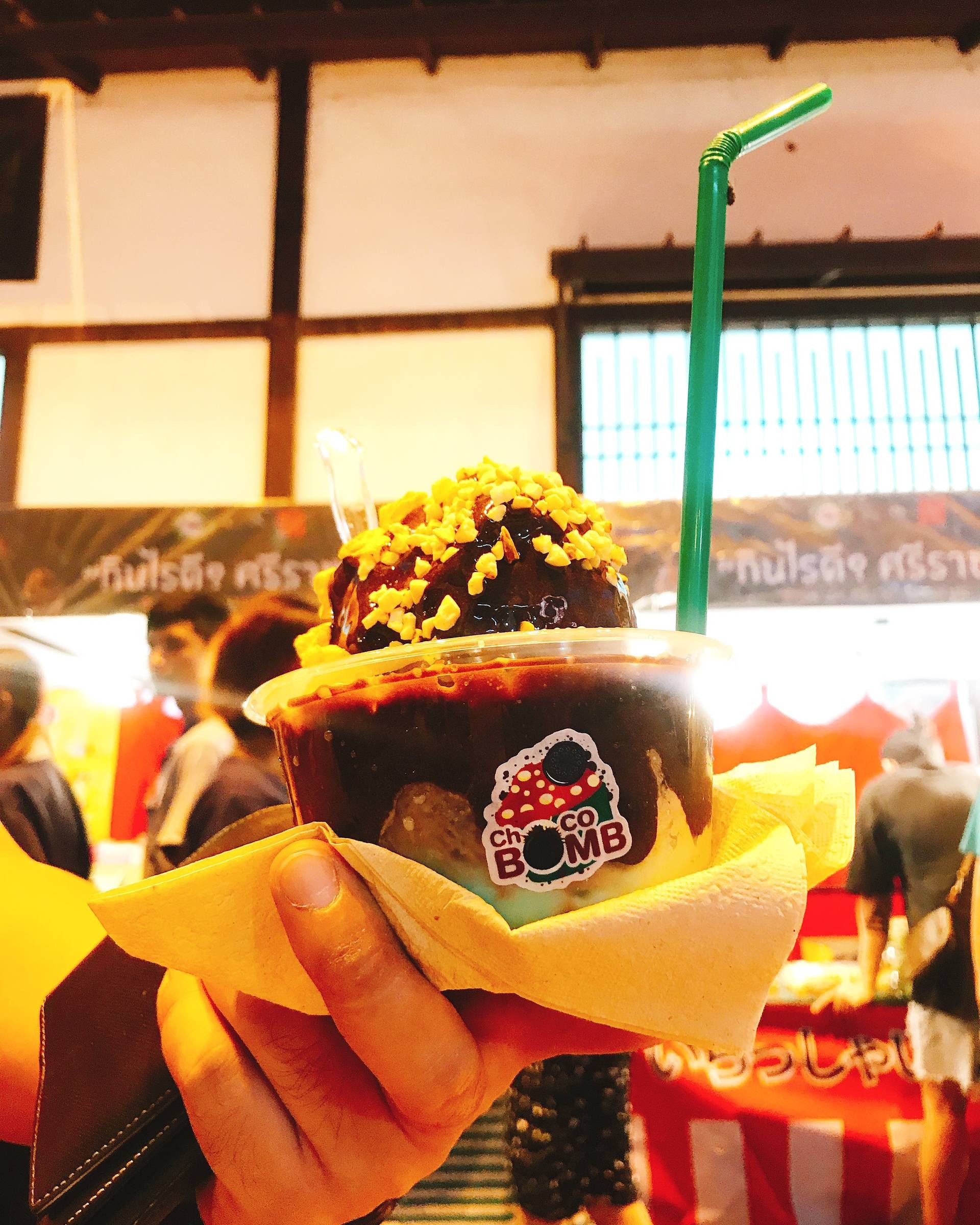 รีวิว Choco Bomb - Choco Bomb แสนหวาน ใส่นมข้นให้เยอะจิงๆ