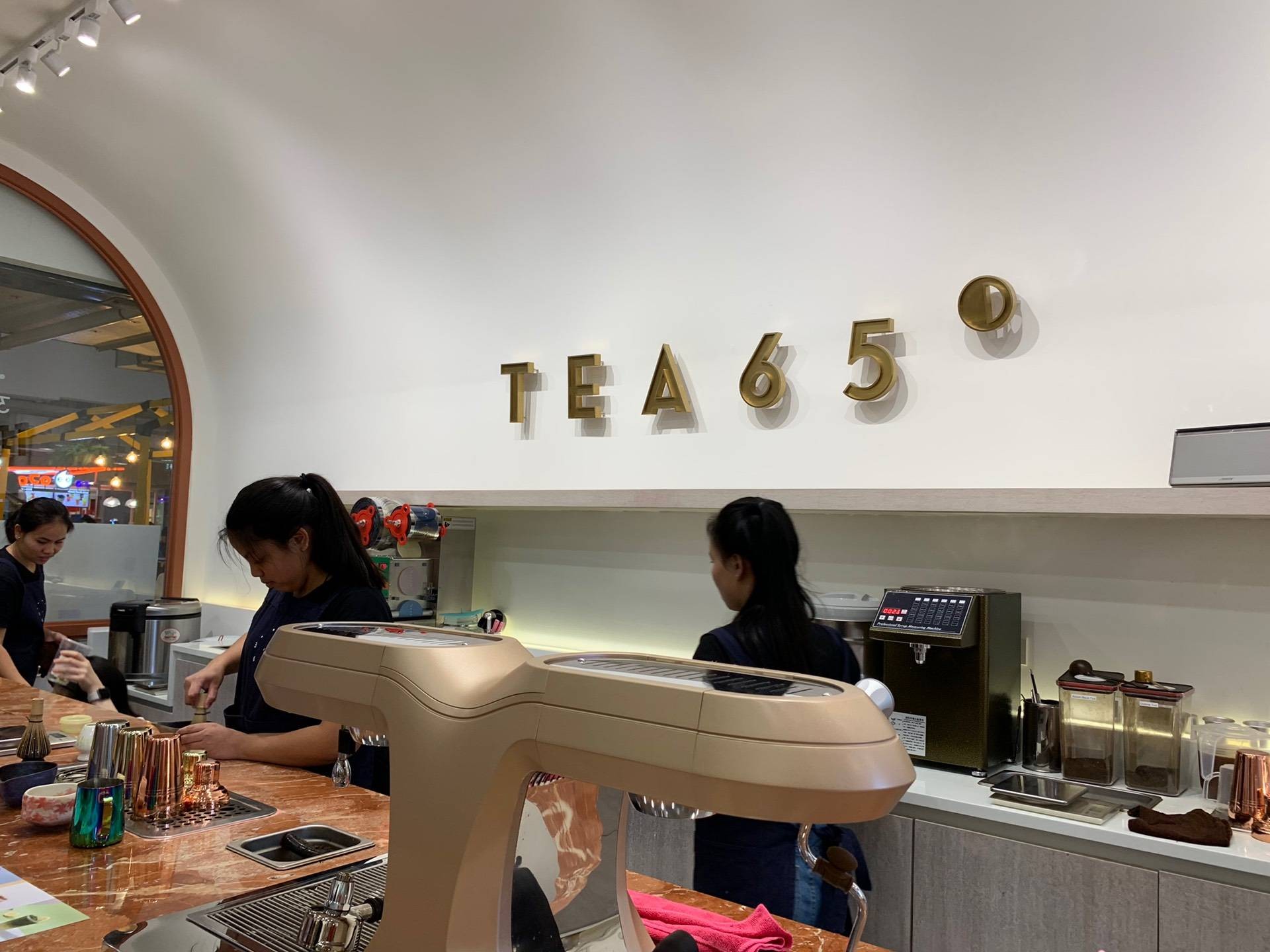 รีวิว ที 65 HQ - สดชื่นไปกับ The hipster