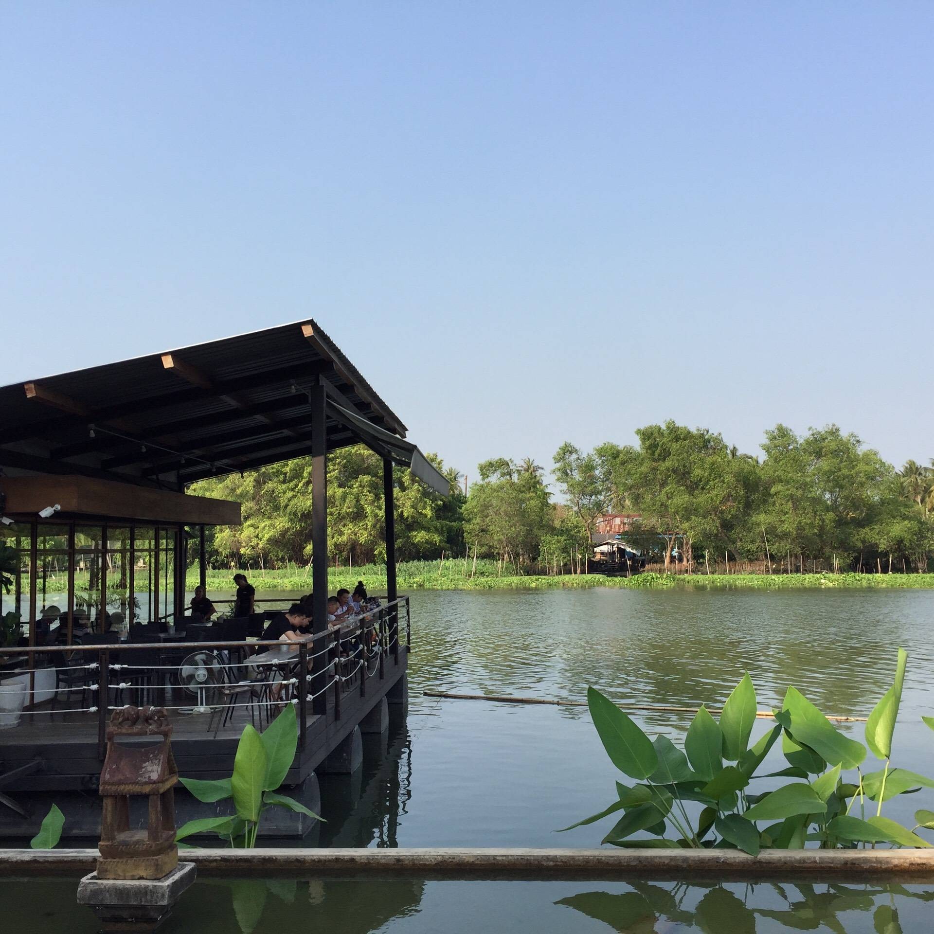 รีวิว RIVA Floating Cafe ปานเทวี ริเวอร์ไซด์ รีสอร์ท แอนด์ สปา - อาหาร ...