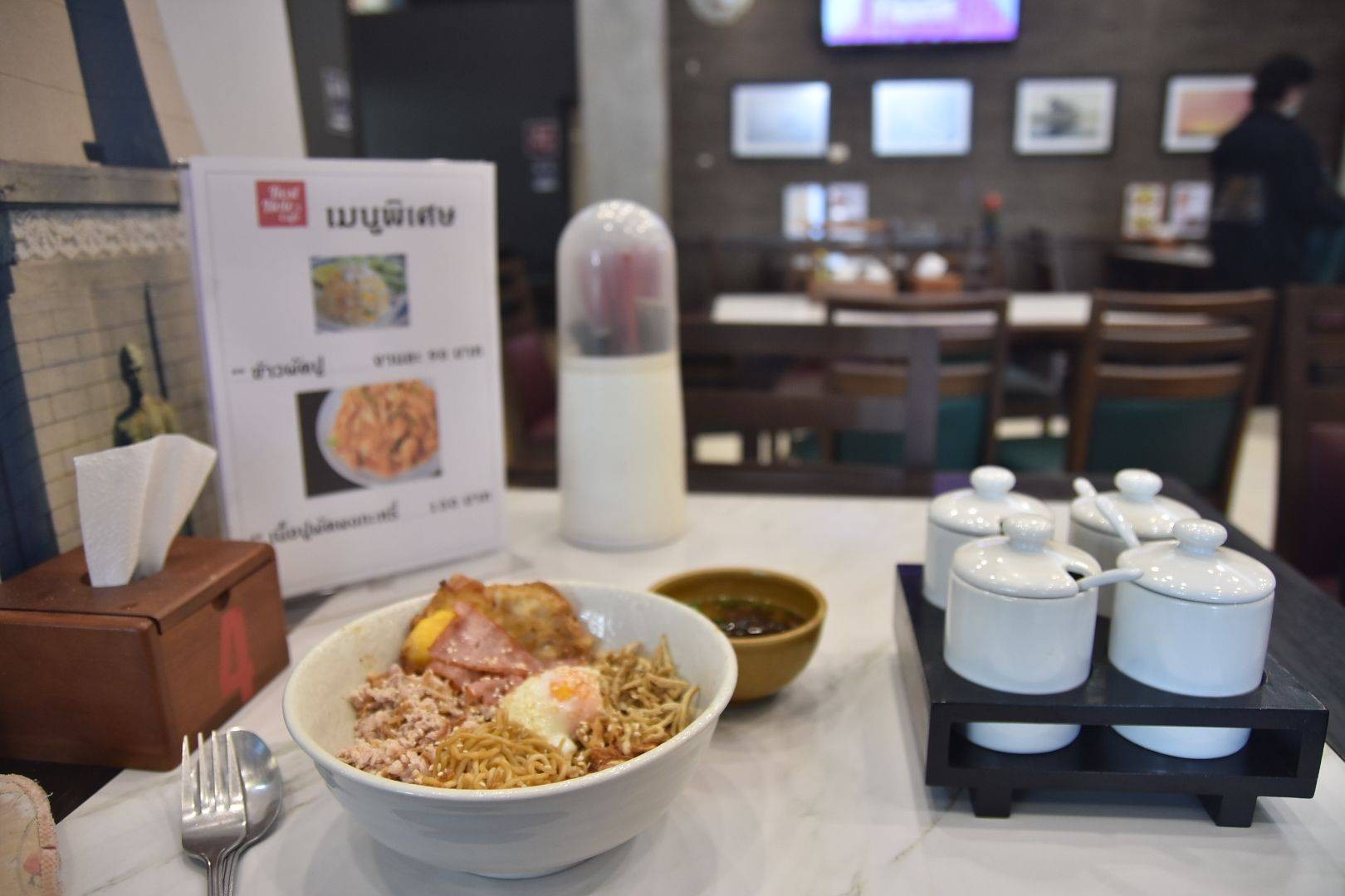 รีวิว Rest Note Cafe' พญาไท - ร้านที่มีเมนูหลากหลายมาก