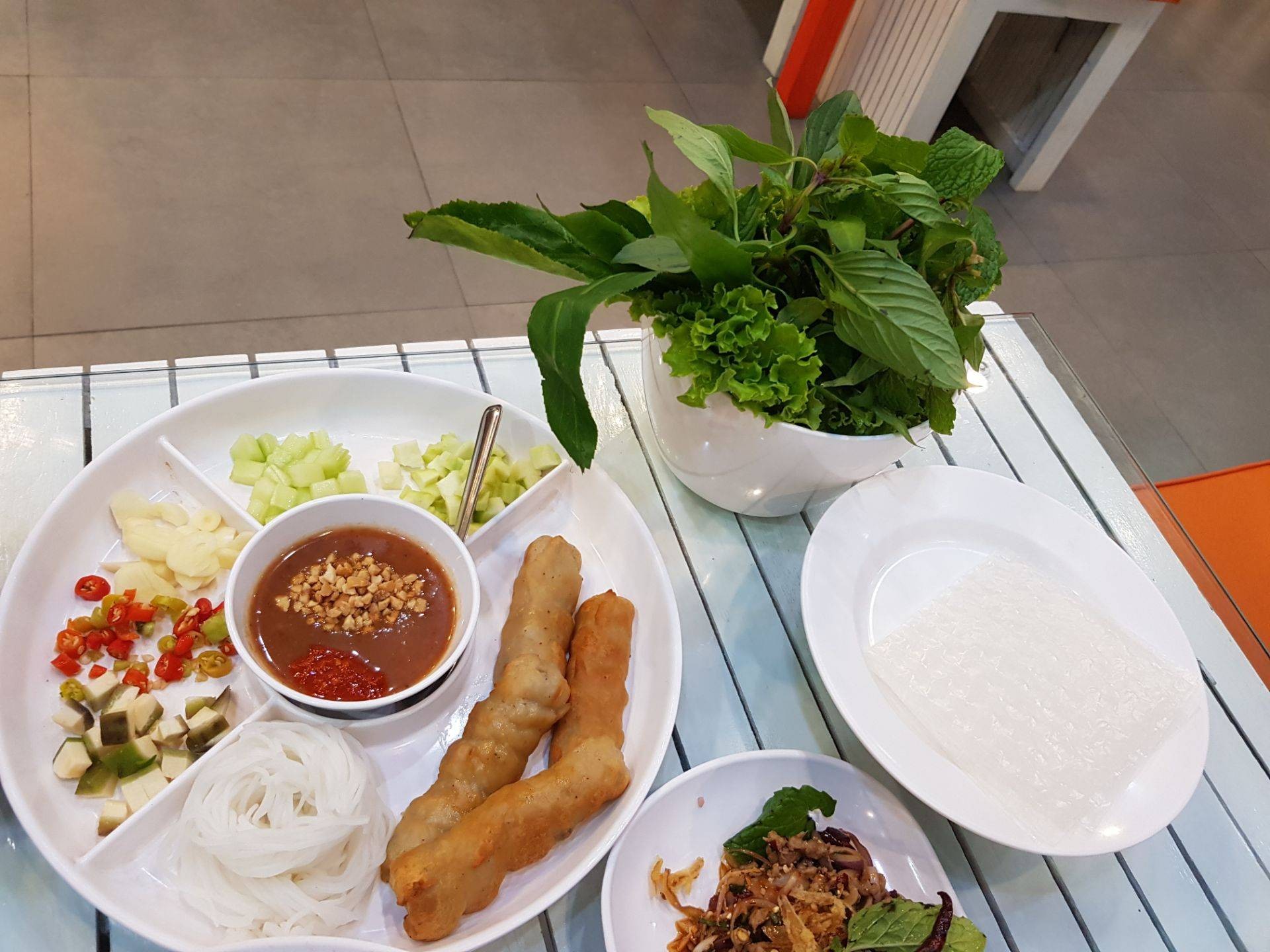 แหนมเนือง ร้าน แซ่บแน่ The Jas วังหิน