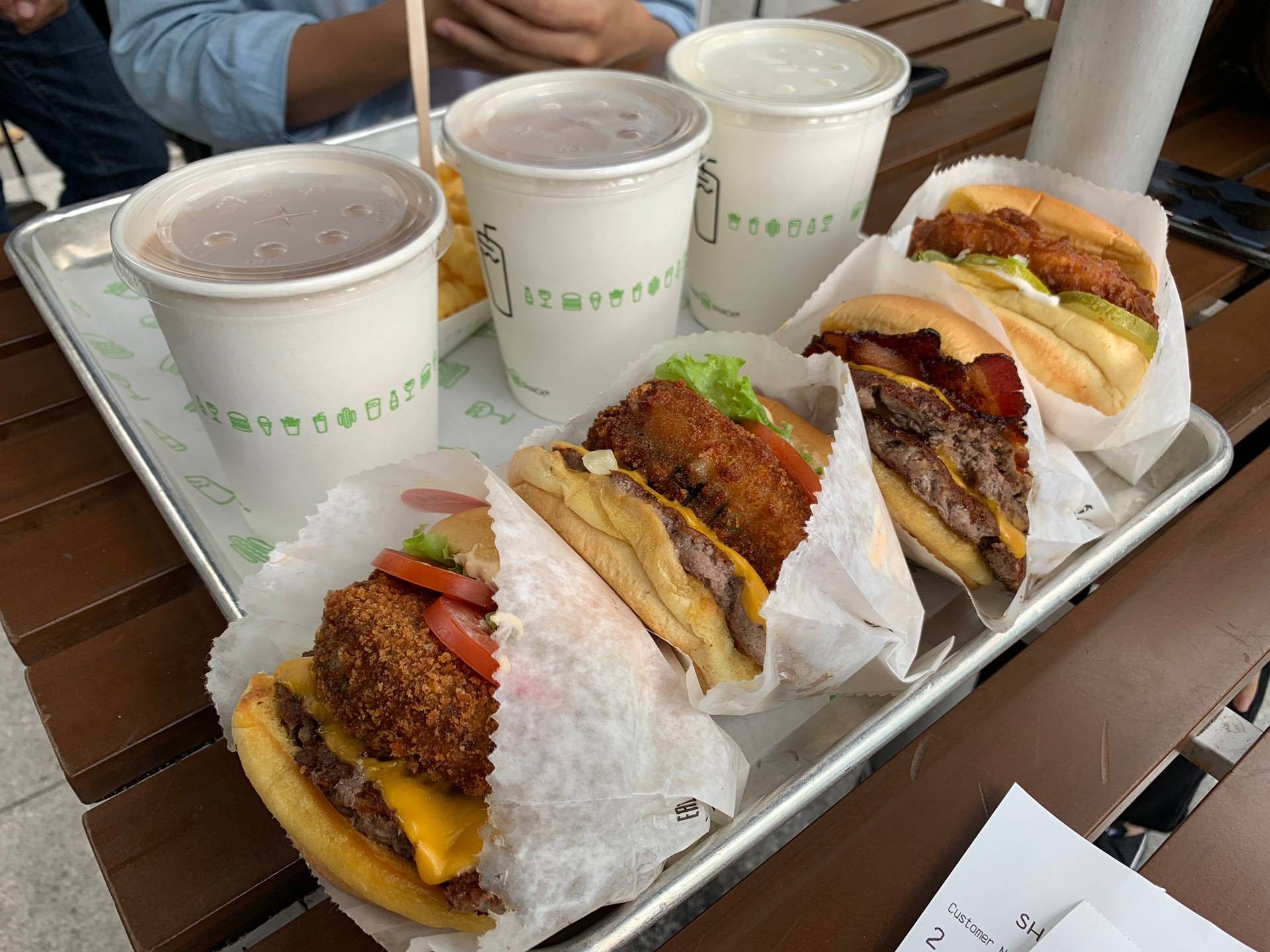 ร้าน Shake Shack IFC mall | รีวิวร้านอาหาร - Wongnai