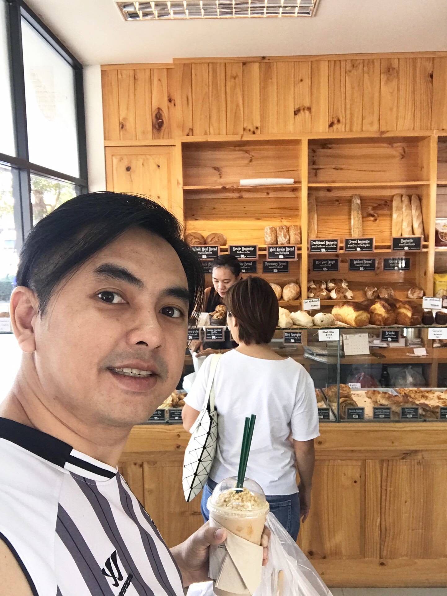 รีวิว Nana Bakery - แวะซื้อขนมปังไว้กิน