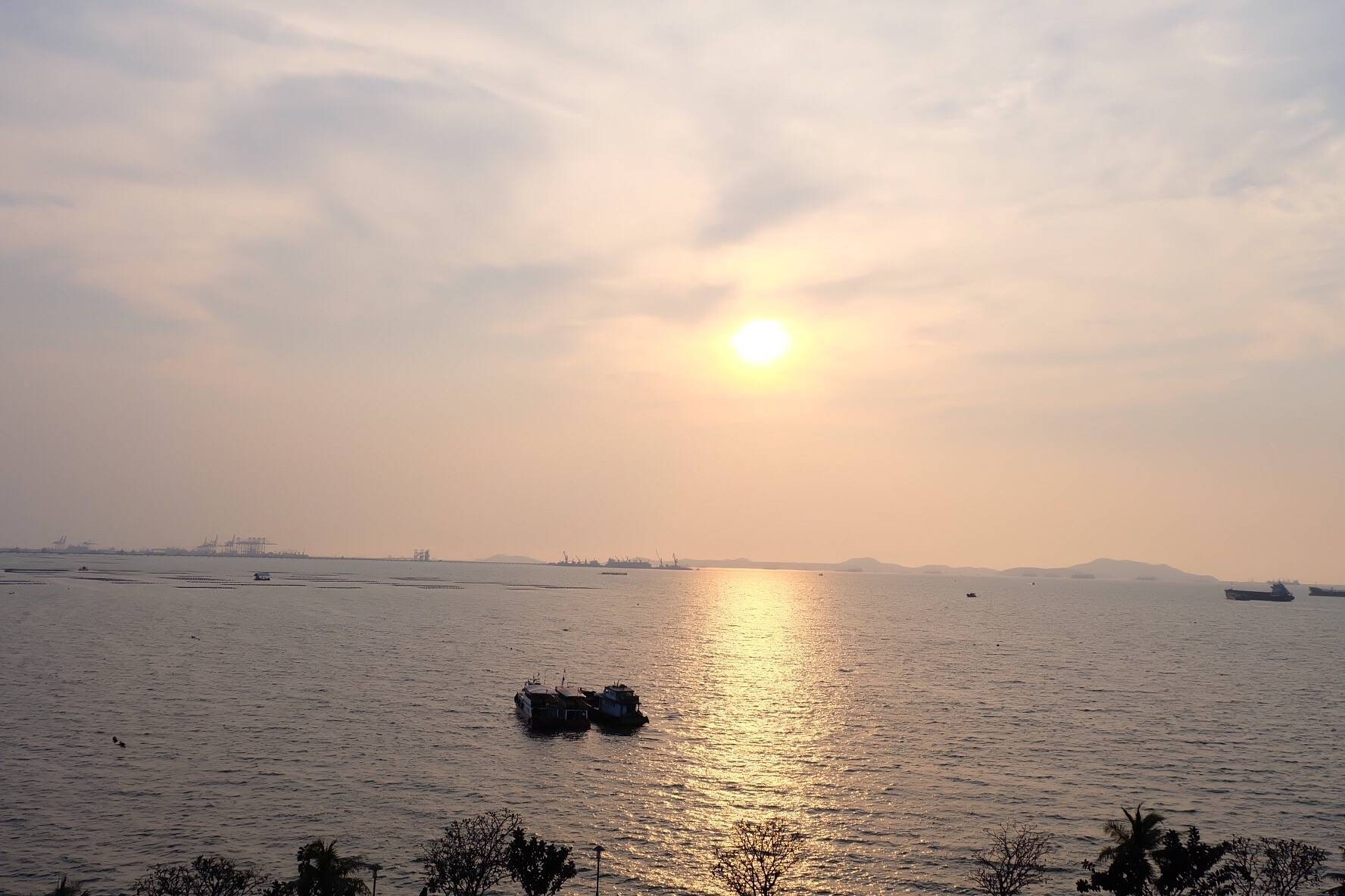 รีวิว สวนสุขภาพเกาะลอย - เกาะลอย แหล่งพักผ่อนยามเย็น - Wongnai