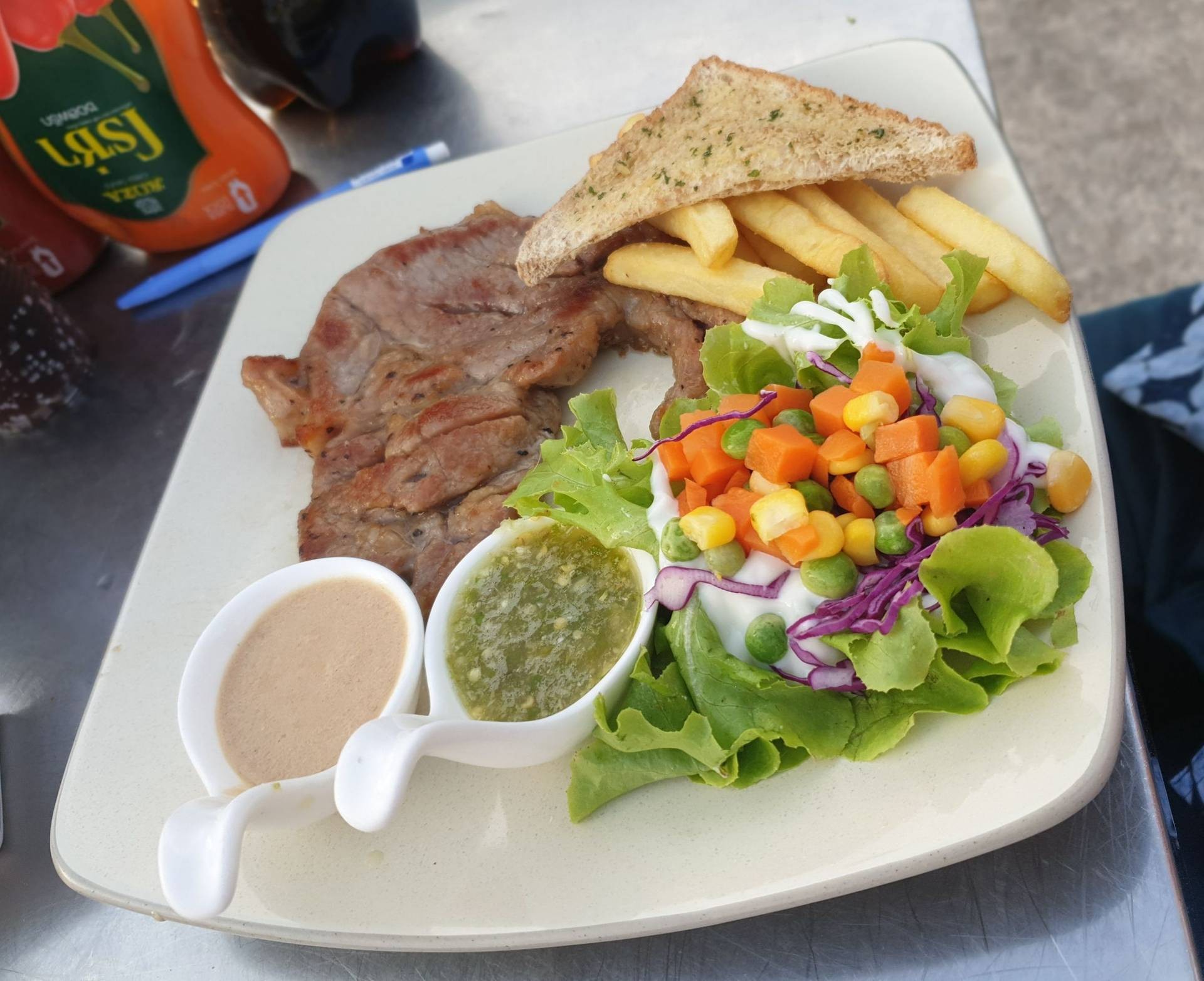 สันคอหมูคุโรบุตะ • เนื้อนิ่มหมักมาเข้าเนื้อดี เครื่องเคียงอร่อย ร้าน ...