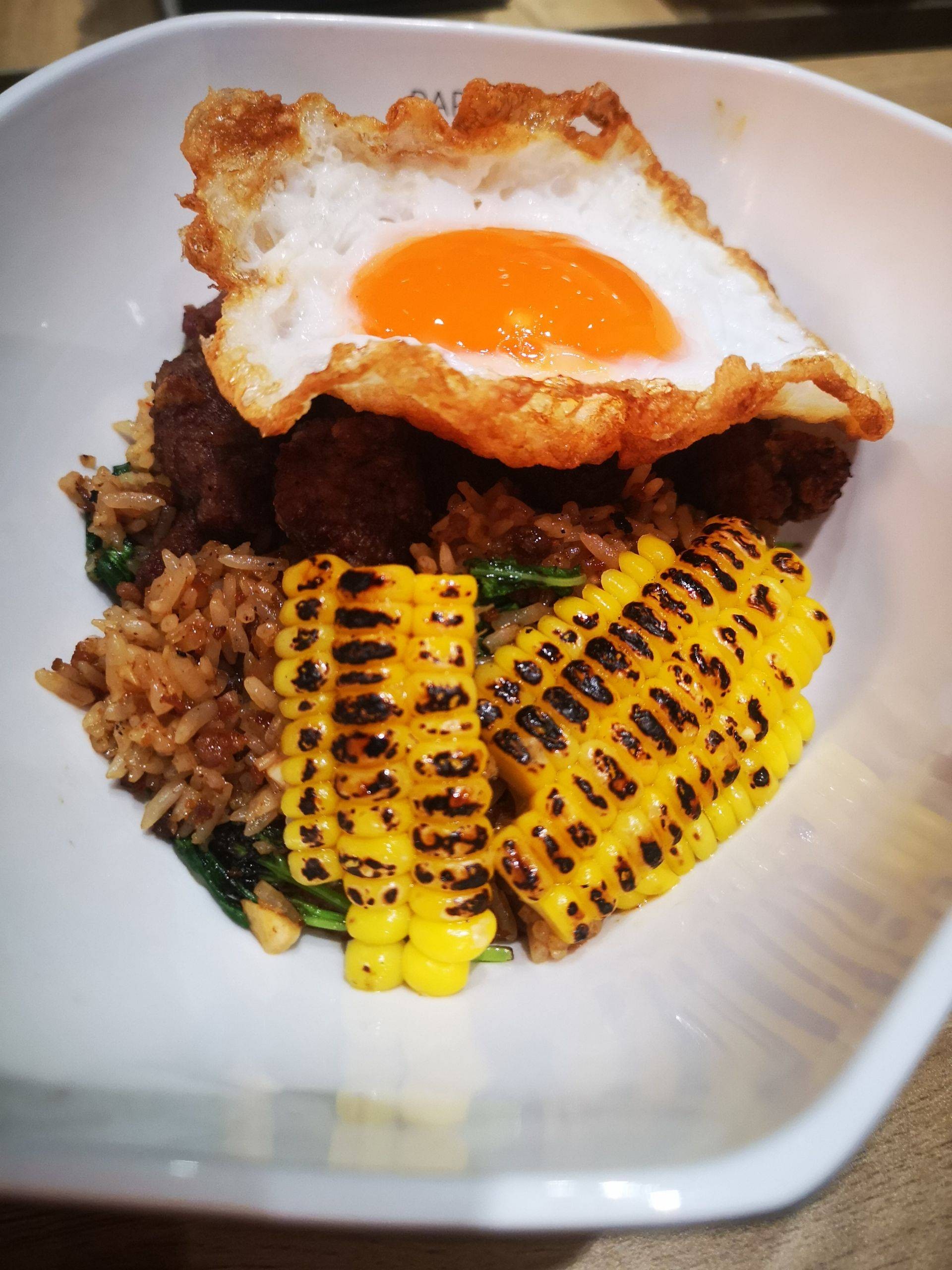 รีวิว Easy Buddy สาทร ซ.8 - ผัดกระเพรา ราคาค่อนข้างสูงเลย