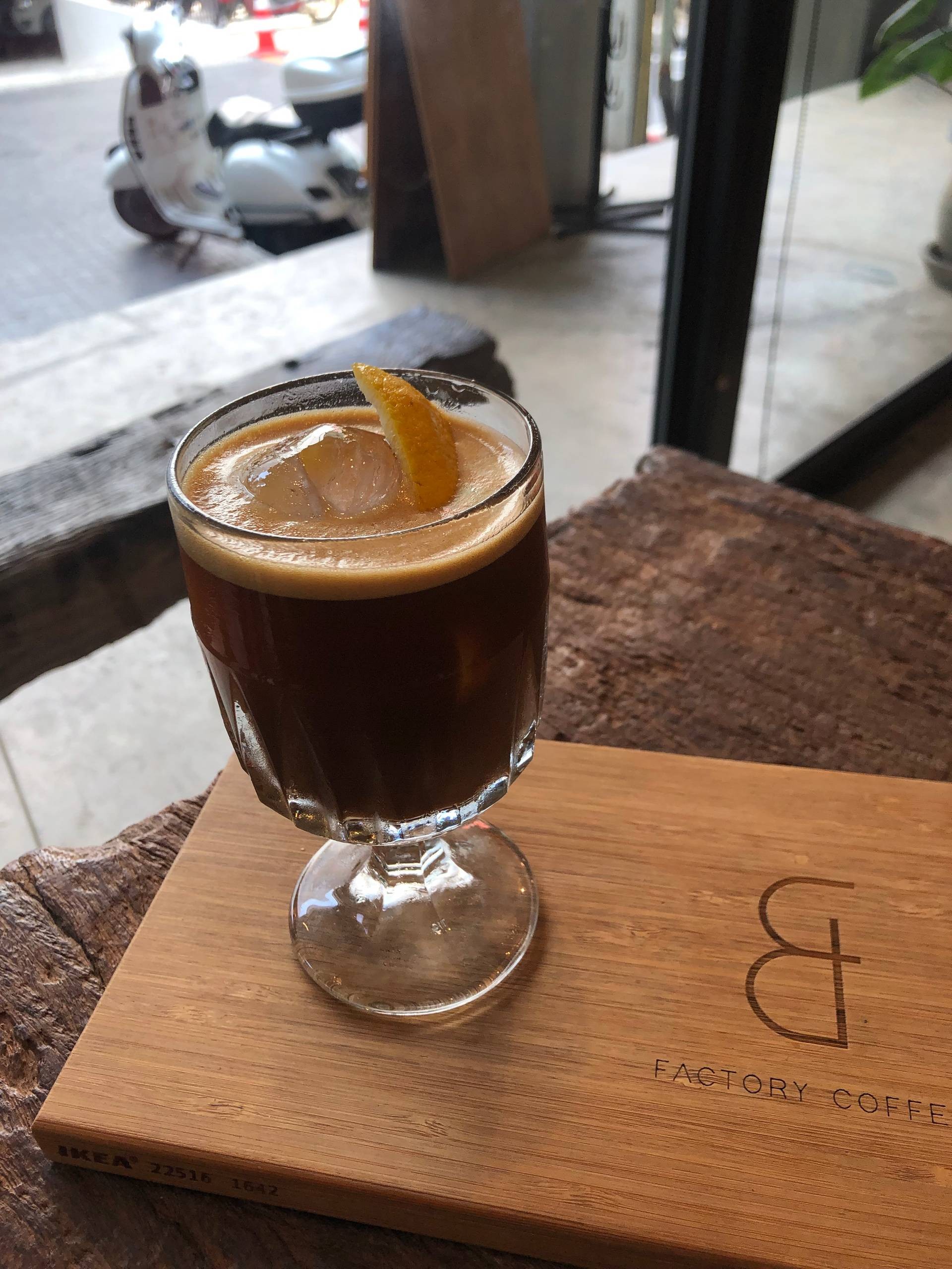 รีวิว Factory Coffee - BKK พญาไท - กาแฟยังดีเสมอ แต่คนเยอะมาก รอนาน