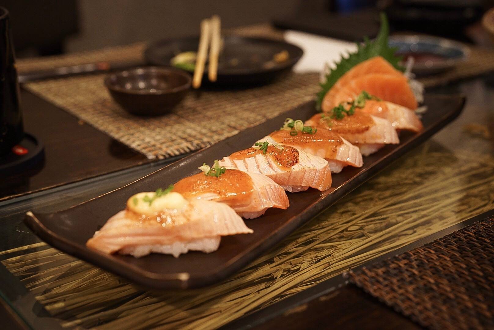 เซ็ทซูชิแซลมอน ร้าน Shinsei Sushi Ari