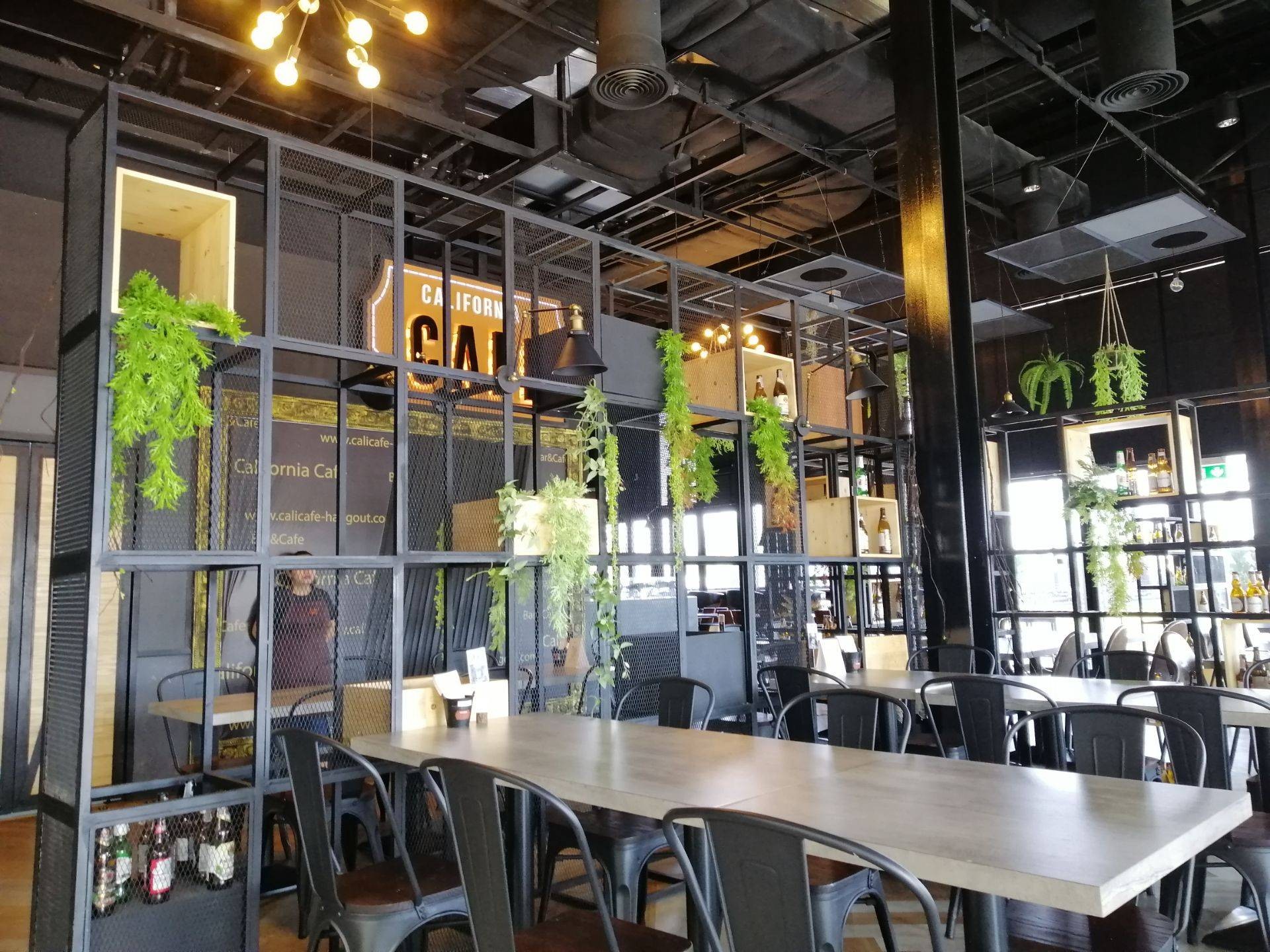 รีวิว California Cafe ฟิวเจอร์ อารีนา - ร้านสวยน่านั่ง แต่เจ้าของร้าน ...