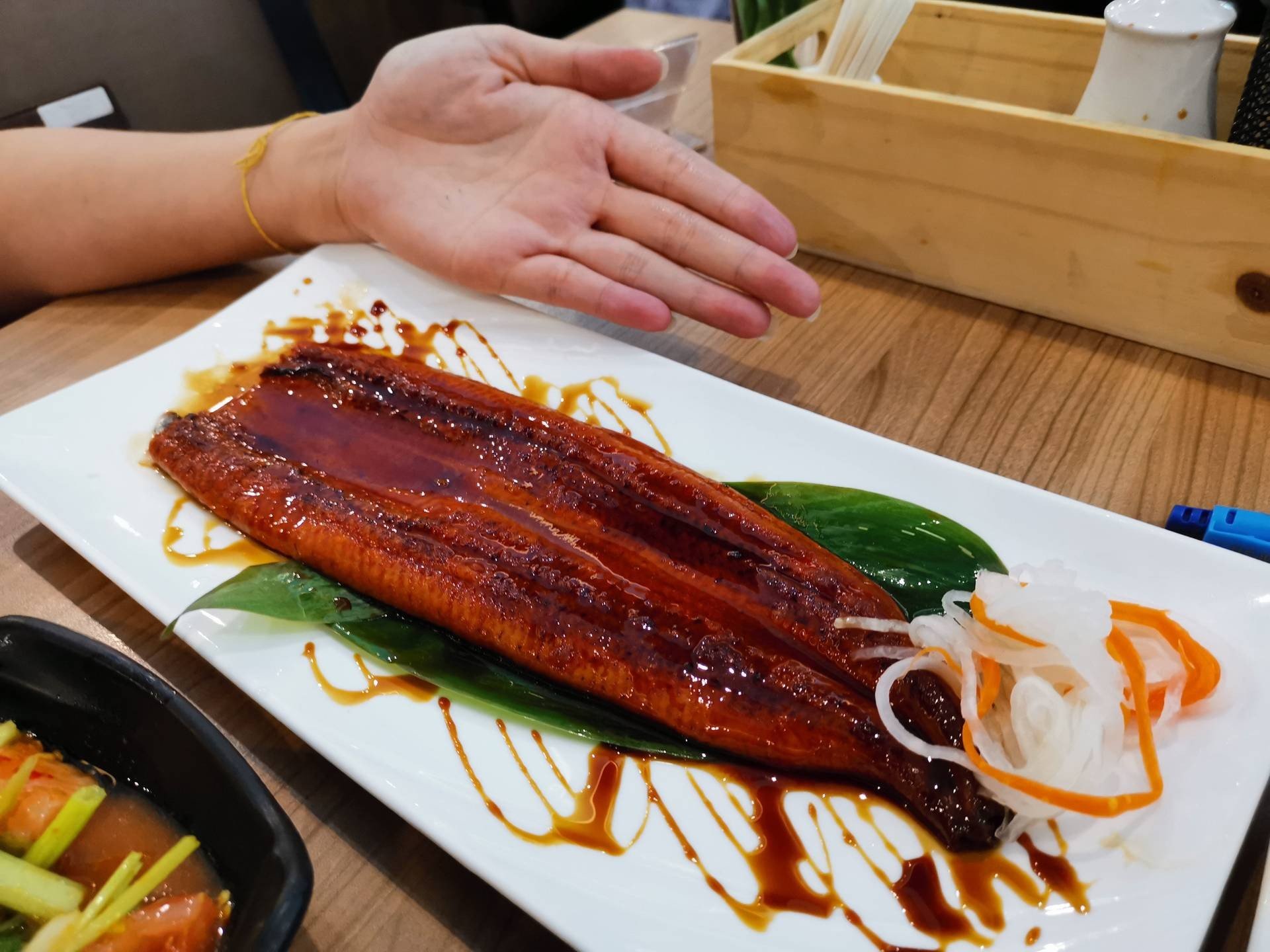 รีวิว Hiso Sushi (ไฮโซะ ซูชิ) - บุฟเฟ่คุ้มราคา บริการดี ที่จอดรถน้อย