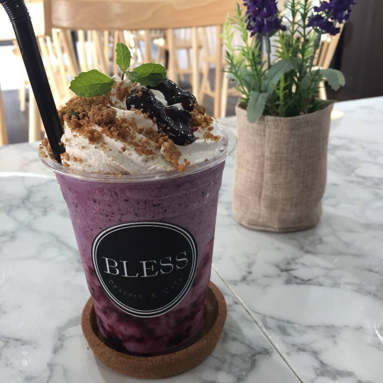 รีวิว BLESS Dessert & Cafe หาดใหญ่ - ร้านน่านั่ง มีแพนเค้กน่ากินน