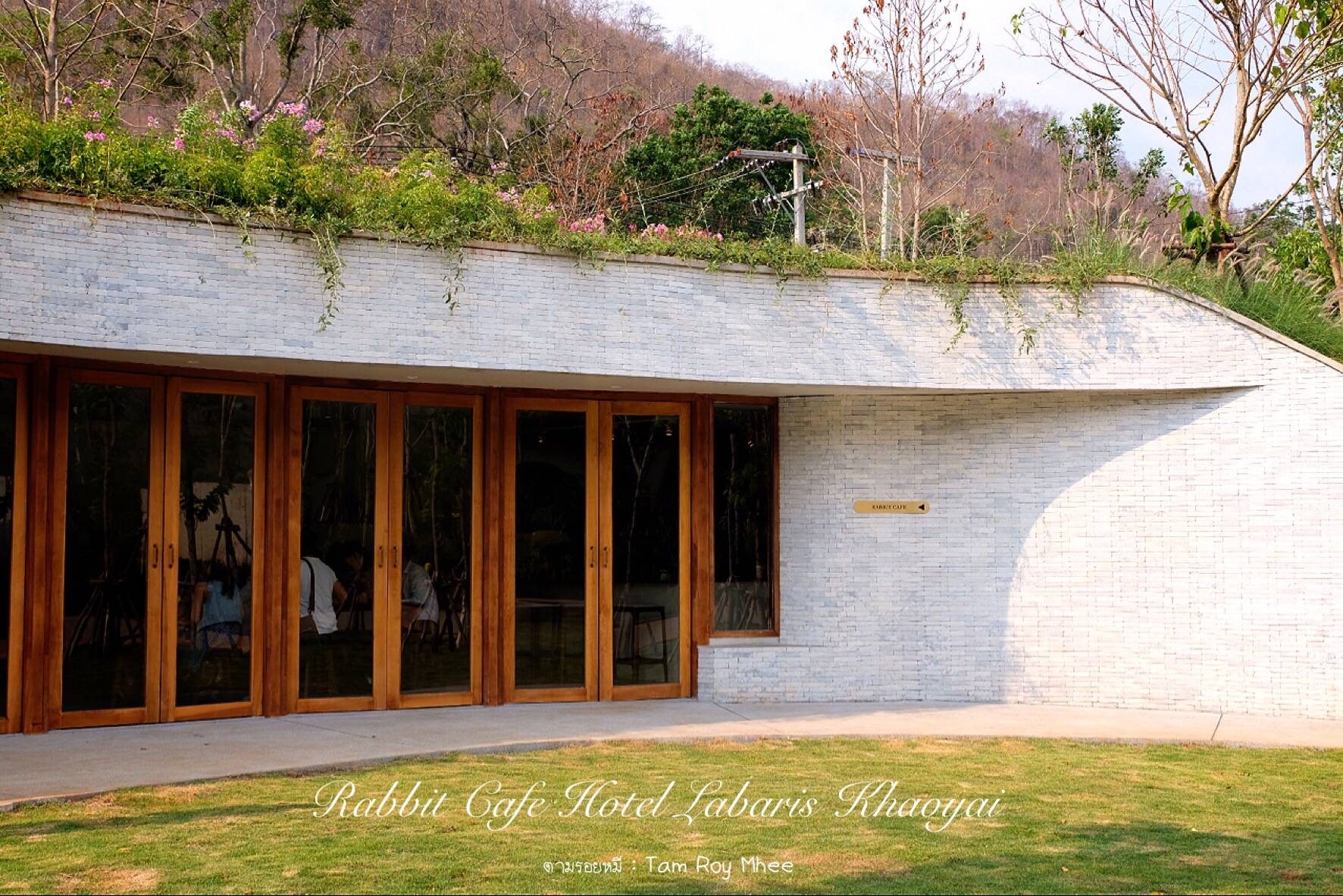 รูป Rabbit Cafe by Hotel Labaris - Wongnai