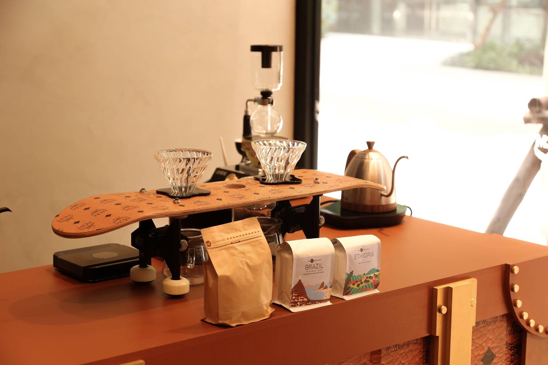 เปิดตัว “MCM Cafe” คาเฟ่สุดชิกจากแบรนด์เครื่องหนังสุดฮิป ณ Emquatier