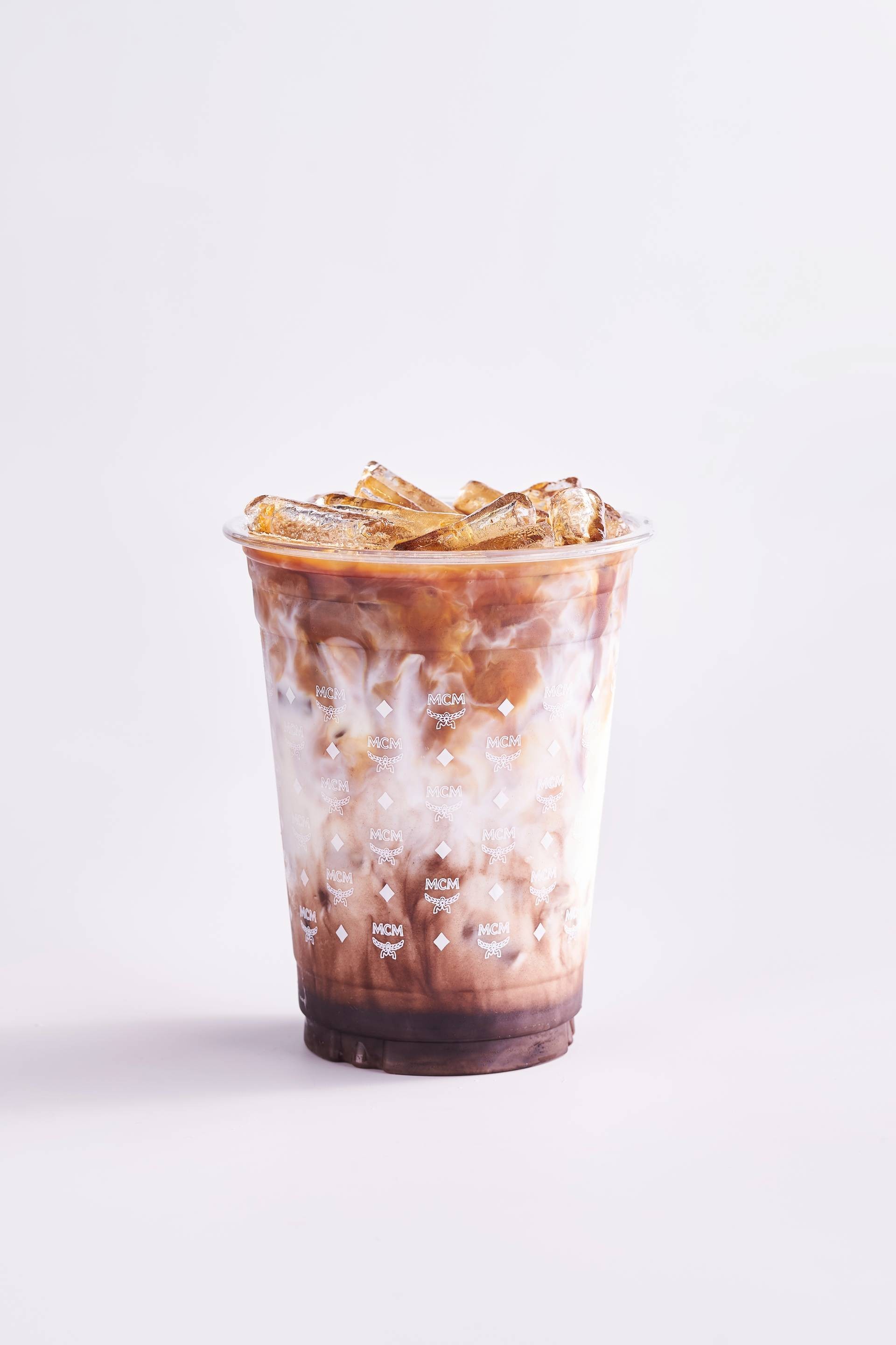 เปิดตัว “MCM Cafe” คาเฟ่สุดชิกจากแบรนด์เครื่องหนังสุดฮิป ณ Emquatier