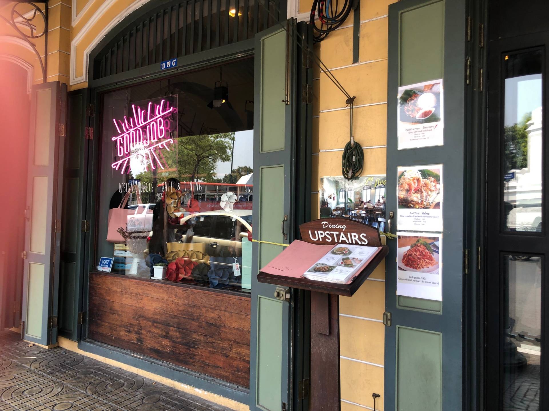 รีวิว Goodjob Cafe'@Thatian - ร้านอยู่ตรงมุมของตึกเก่าท่าเตียนแต่งร้าน ...