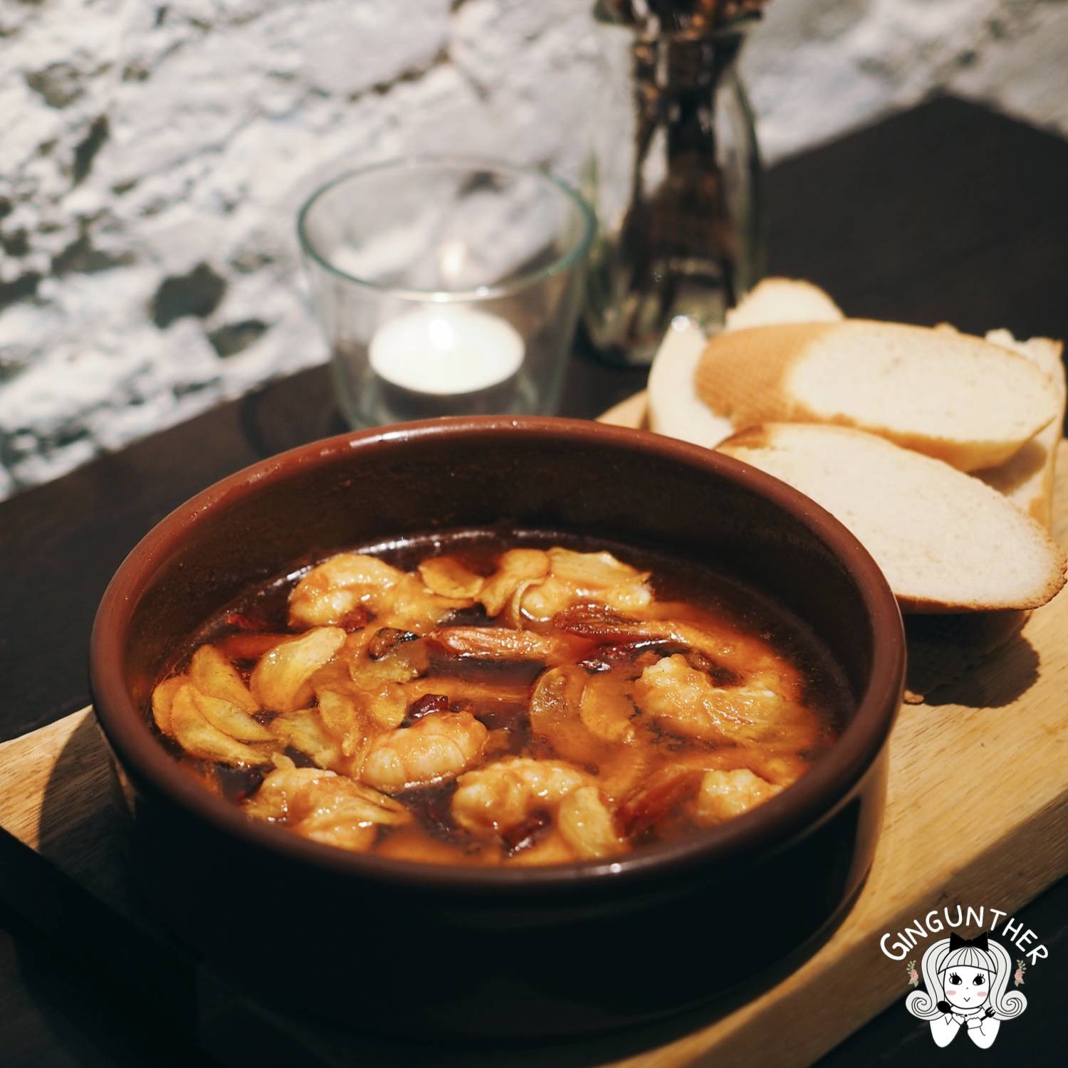 Garlic prawns ร้าน El Tapeo - Spanish Eatery and Wine Bar ทองหล่อ - Wongnai