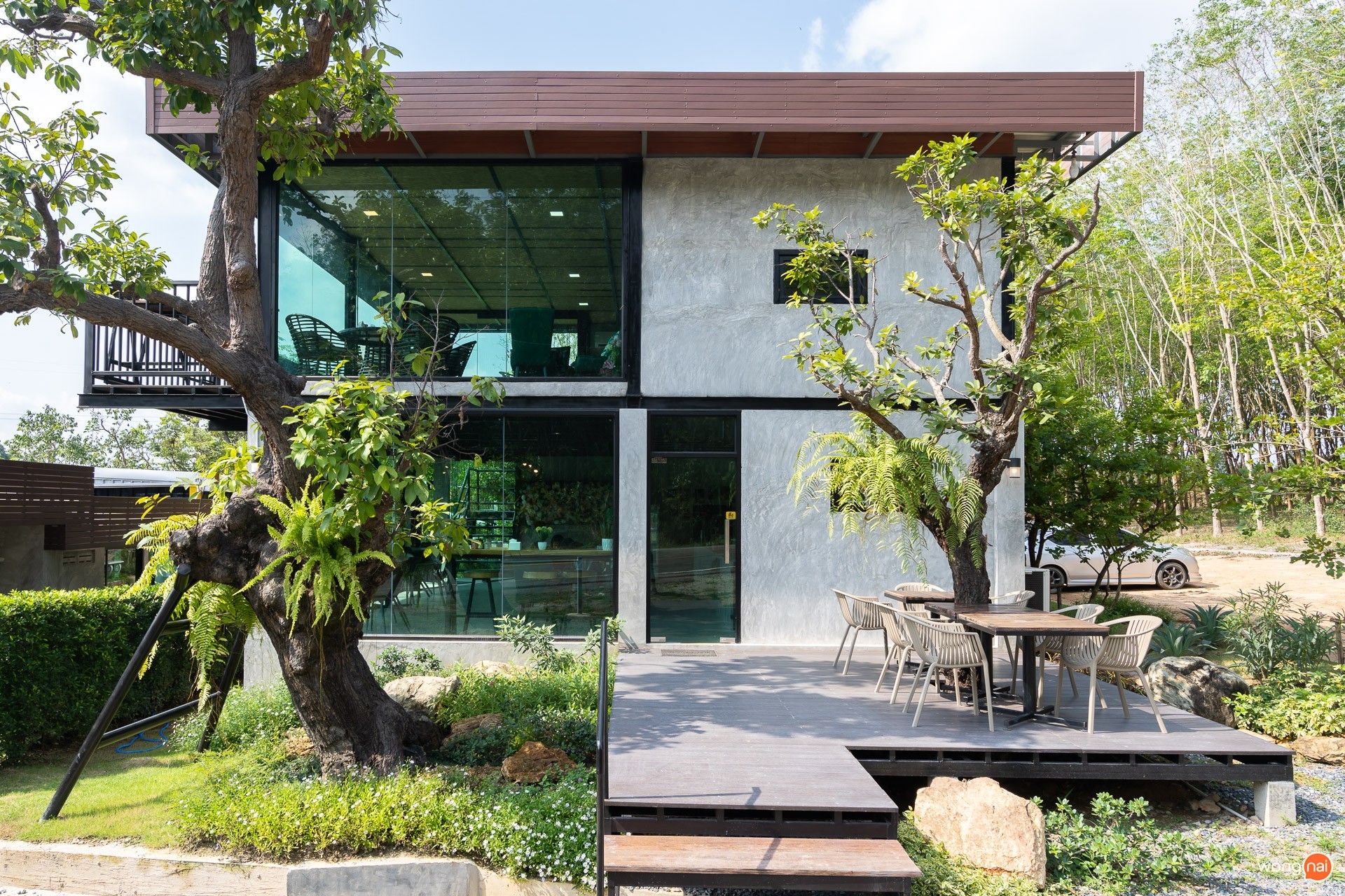 จิบกาแฟ แลเขา V Coffee & Eatery ร้านคาเฟ่ระยอง วิวขุนเขา