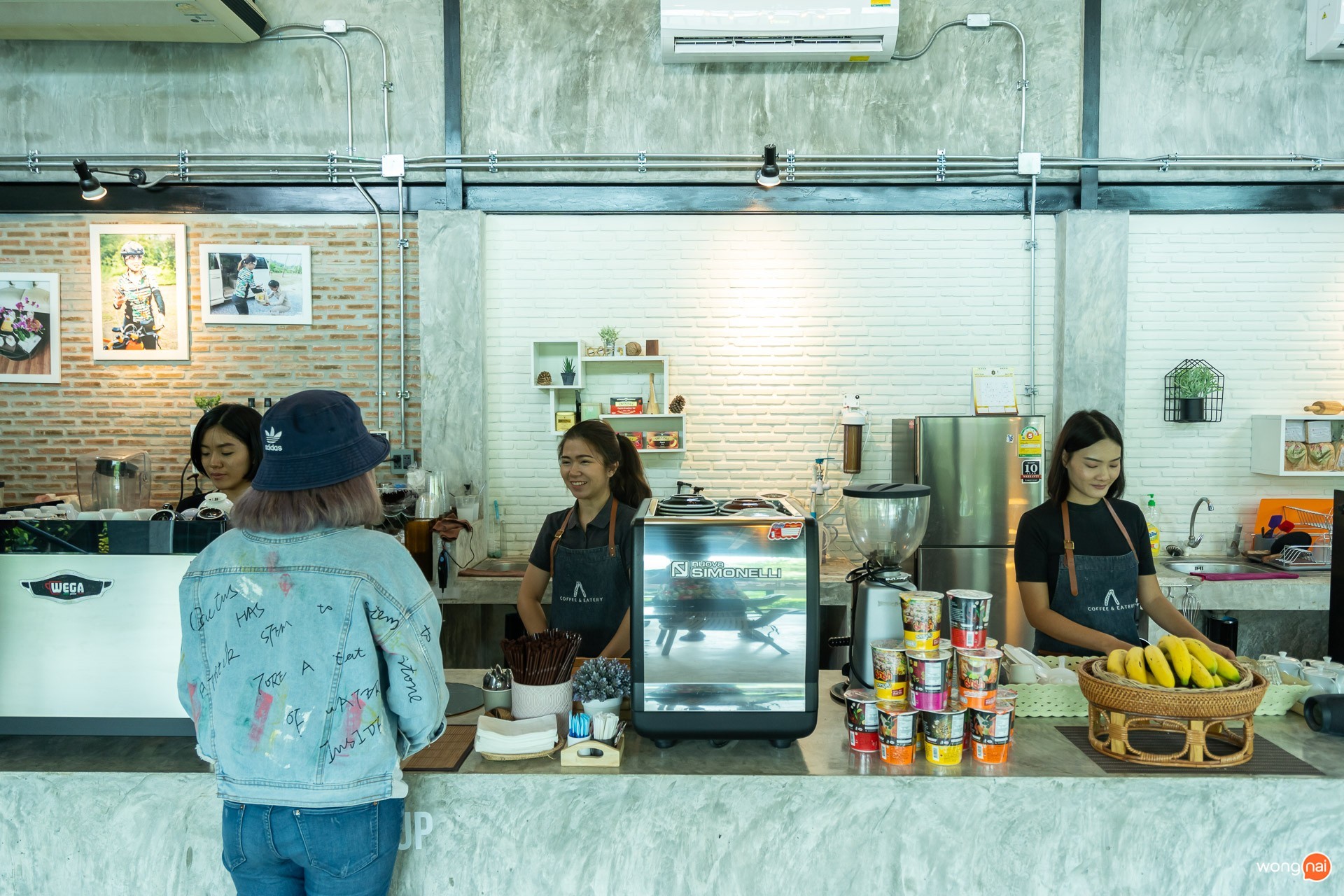 จิบกาแฟ แลเขา V Coffee & Eatery ร้านคาเฟ่ระยอง วิวขุนเขา