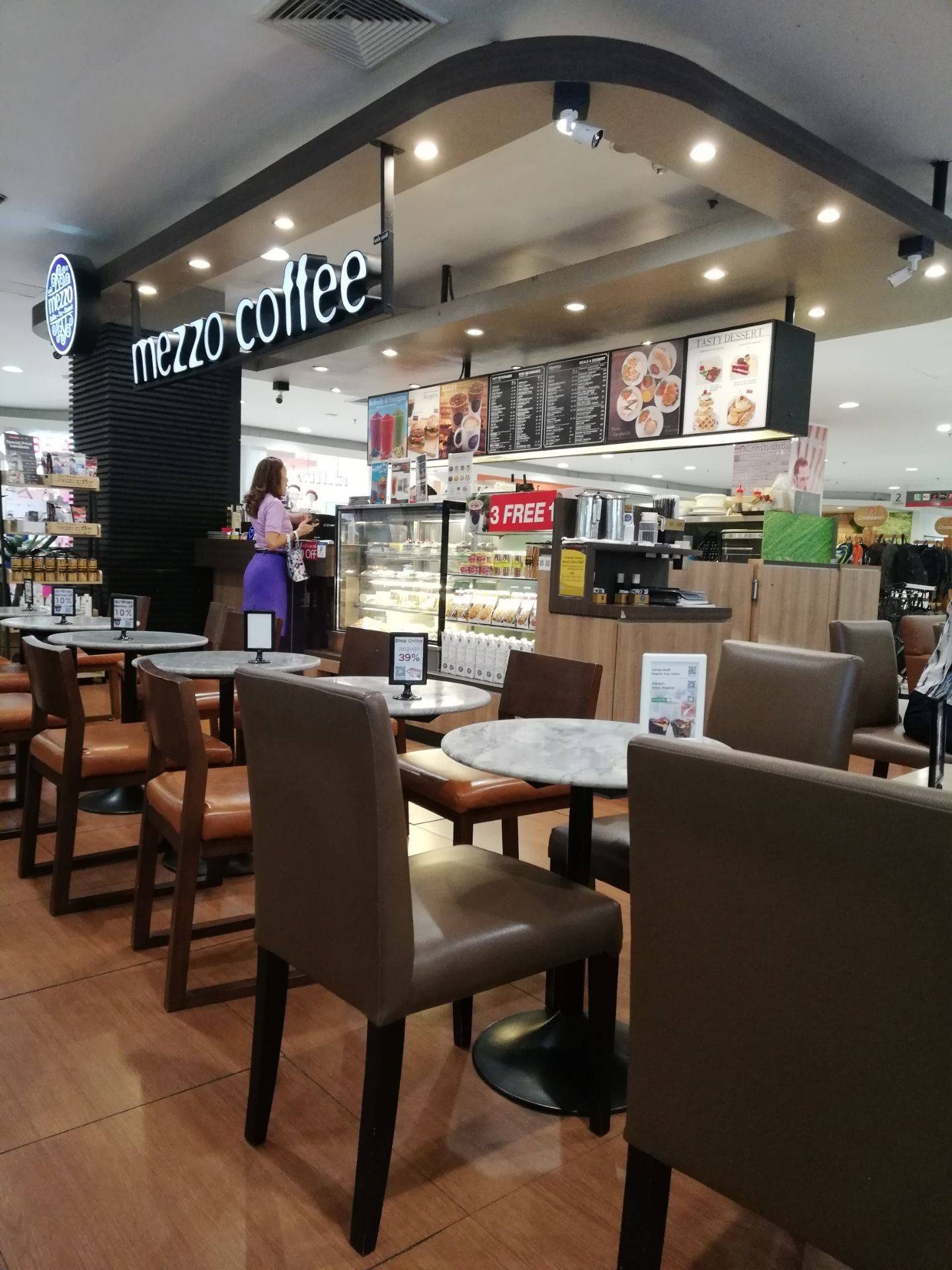 รีวิว Mezzo Coffee เซ็นทรัล รัตนาธิเบศร์ - ชอบชาเขียวร้านนี้