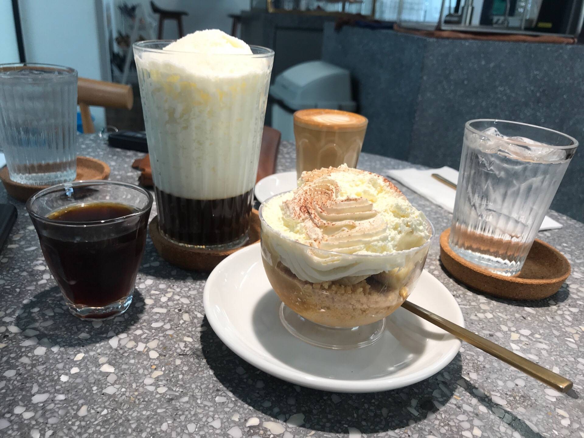 รีวิว PACAMARA Thonglor 25 - ร้านกาแฟชื่อดังน่าค้นหา