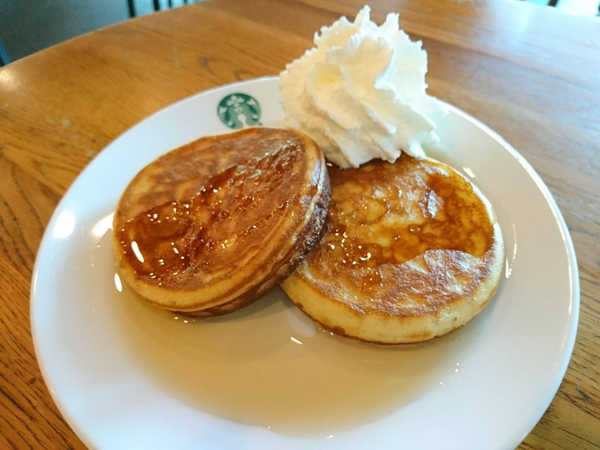 รีวิว Starbucks INT Rama 3 โซนด้านหน้า - ร้านโปร่งๆนั่งสบาย มาก อย่าลืม ...