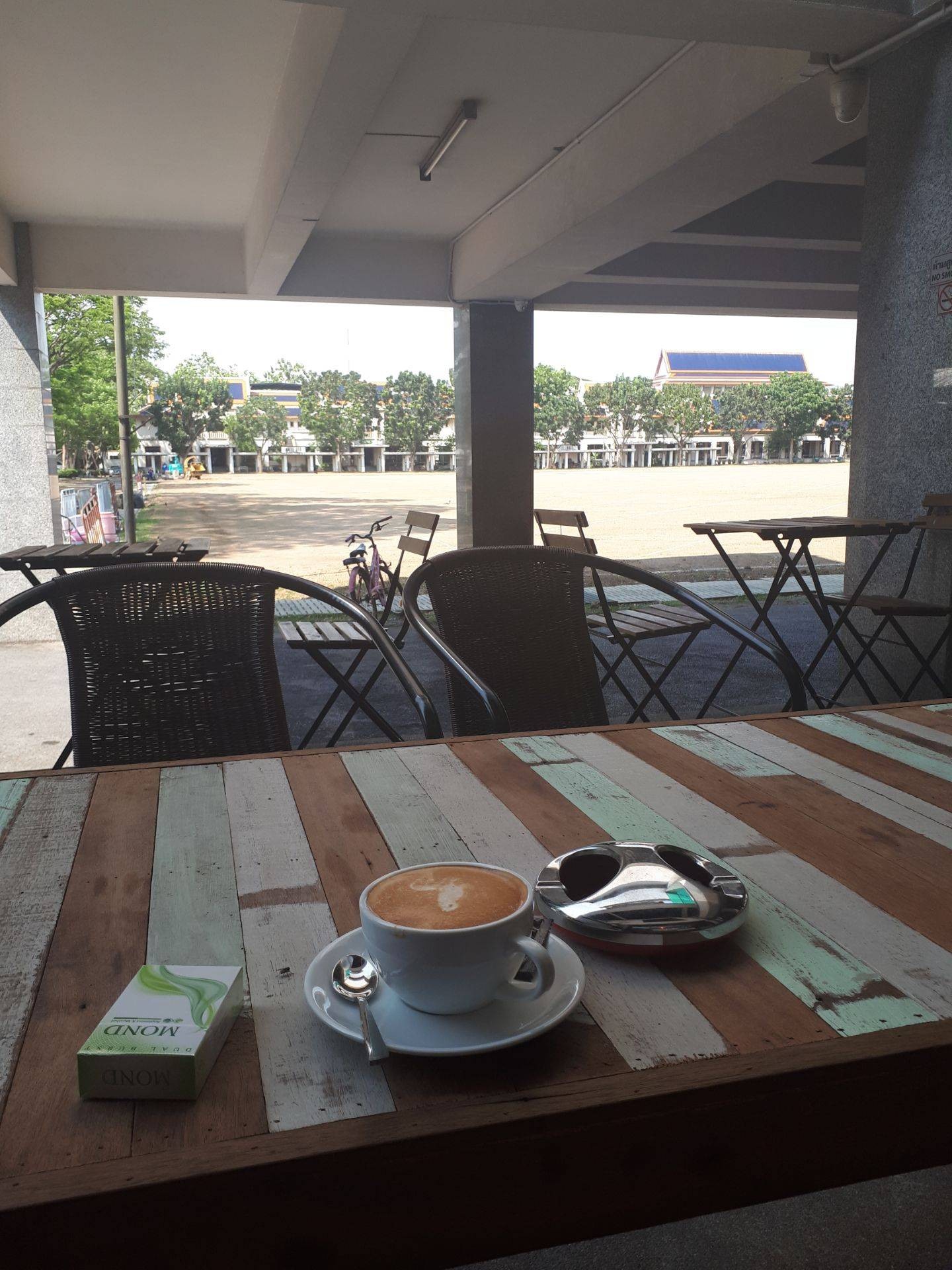 รีวิว O V Cafe - ดีนะ โล่งโปร่งสบาย