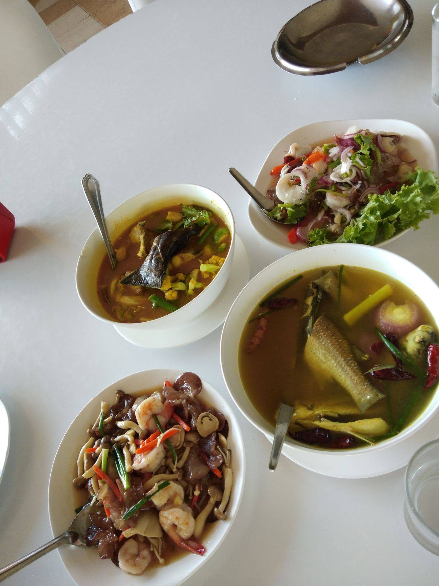 รูป ครัวกุ้ยหลิน เขื่อนรัชชประภา (เชี่ยวหลาน)