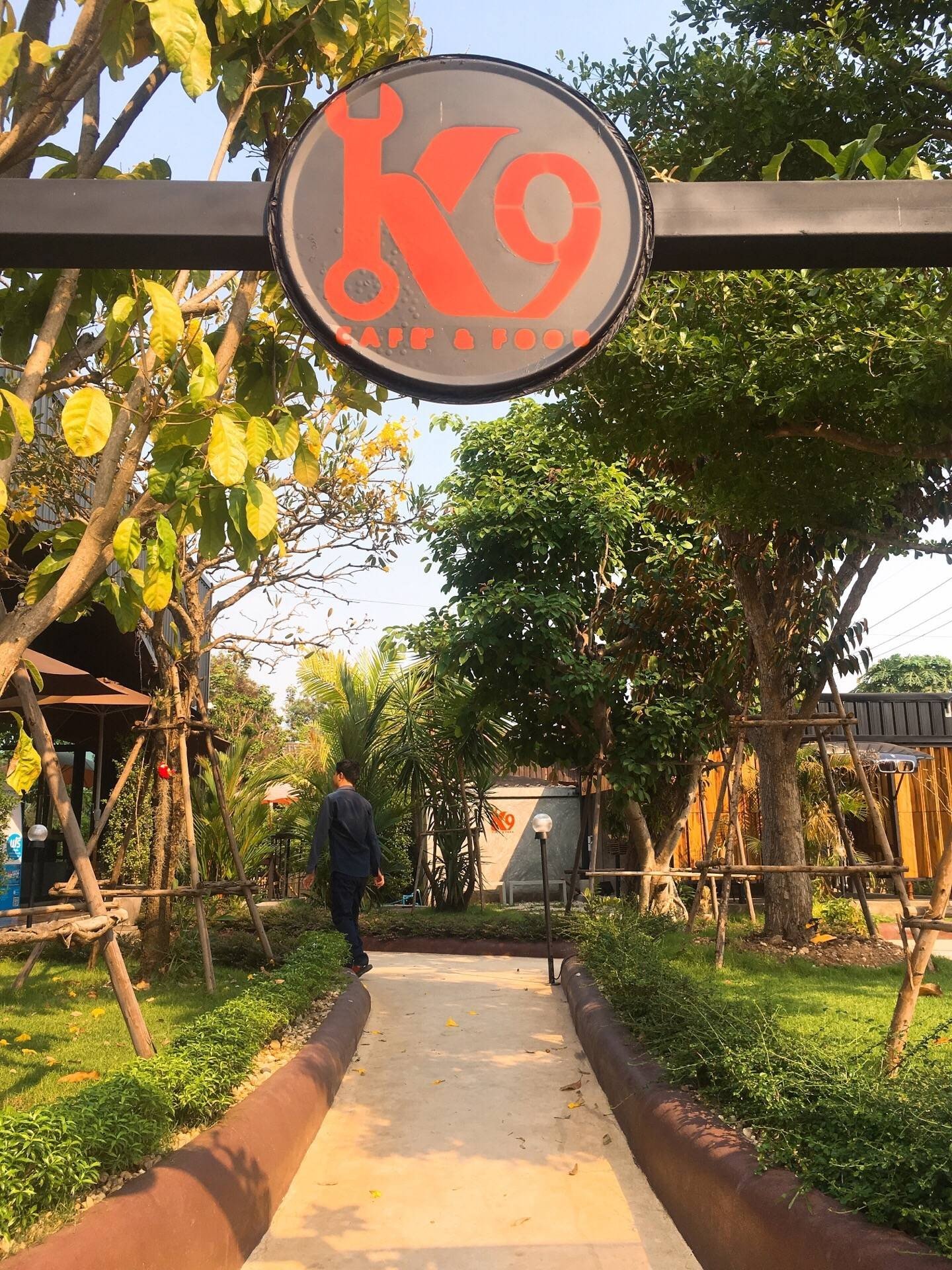 รีวิว K9 CAFE AND FOOD - ขับรถผ่านเป็นต้องอยากแวะ