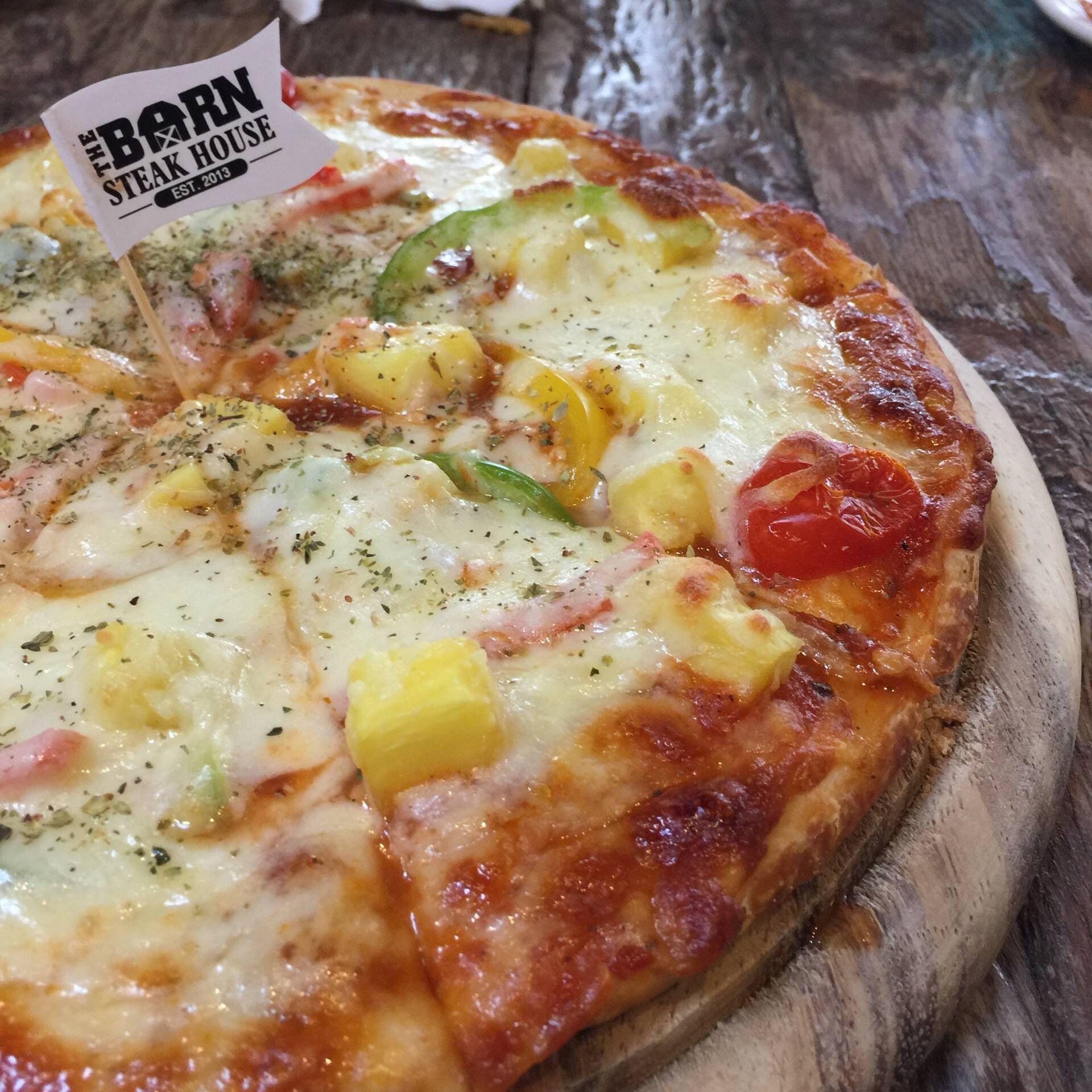 รีวิว The Barn Steak House At Hidden village - พิซซ่าอร่อยมากเลยค่ะ ...