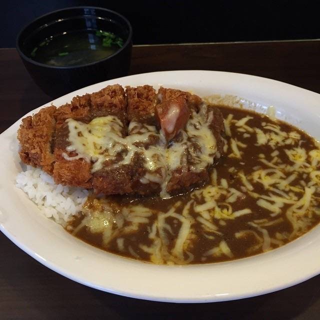 รีวิว Shin Emon ธนิยะ - หมูทอดหนาไปหน่อย แกงกระหรี่อร่อยดีค่ะ - Wongnai