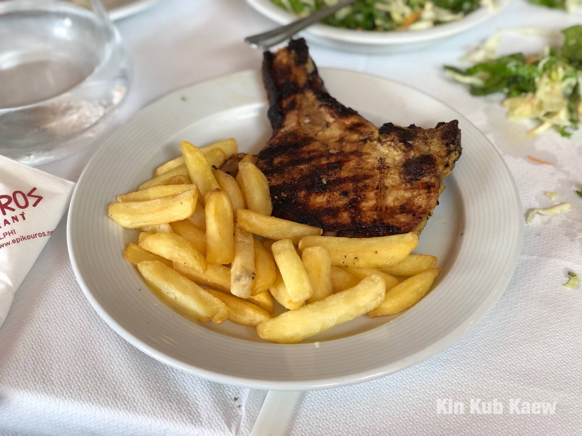 รีวิว Epikouros Taverna Restaurant - ดื่มด่ำกับบรรยากาศบนเนินเขาพานาสซุส