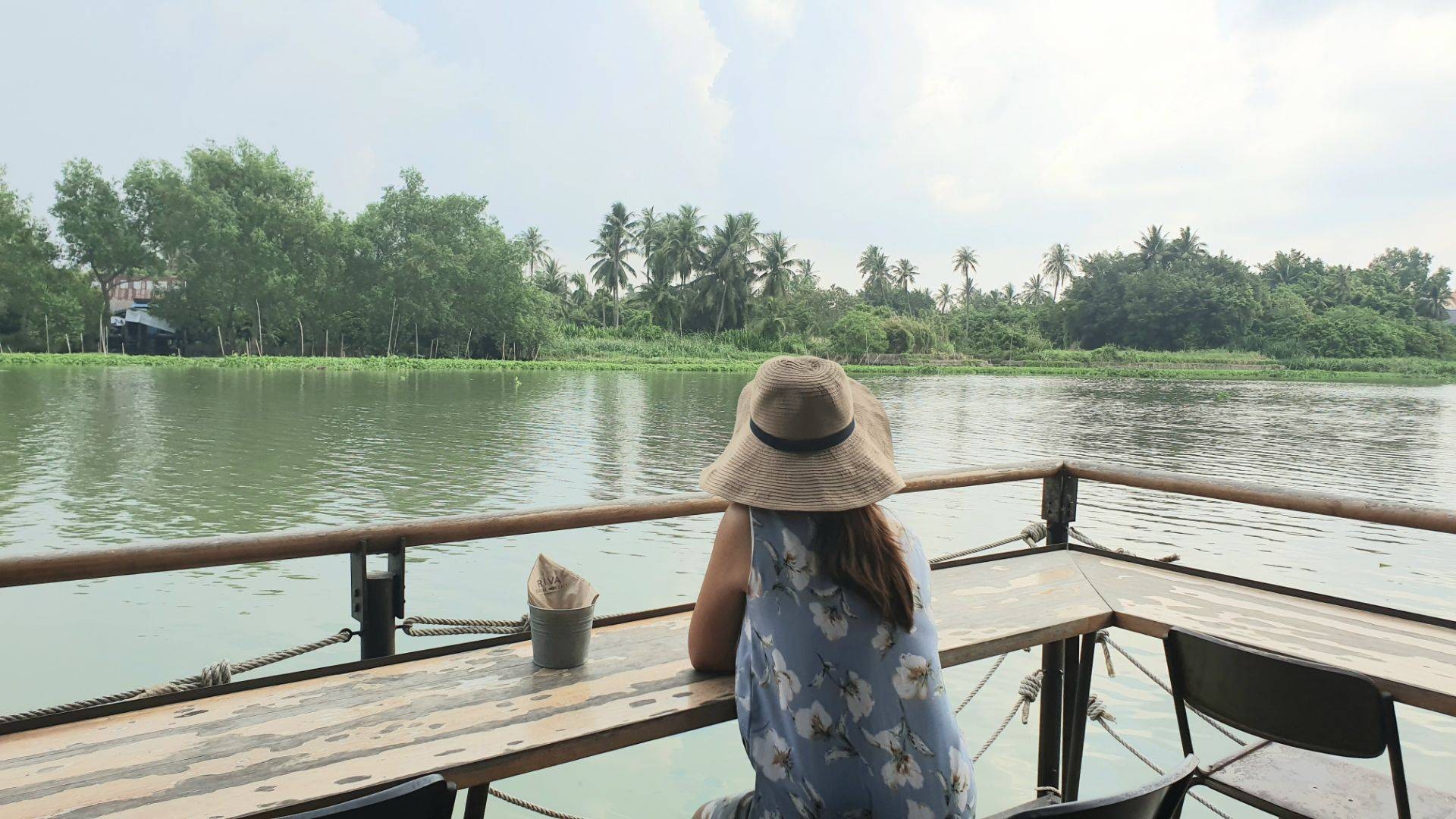 รีวิว RIVA Floating Cafe ปานเทวี ริเวอร์ไซด์ รีสอร์ท แอนด์ สปา - ร้าน ...