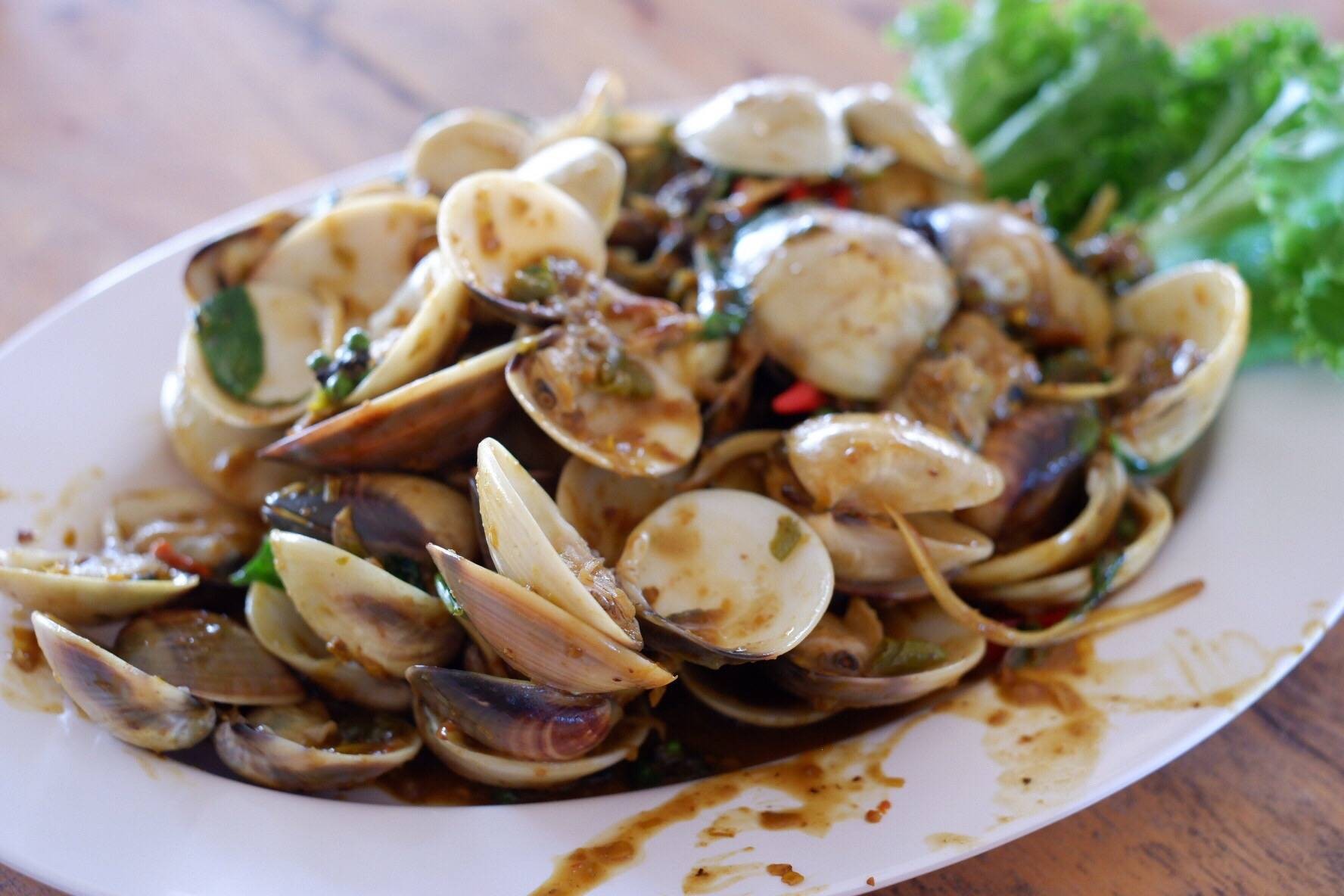 หอยตลับผัดฉ่า • ได้เยอะมากกกกก และที่สำคัญ อร่อยจ้าา~ ร้าน เอกซีฟู้ด