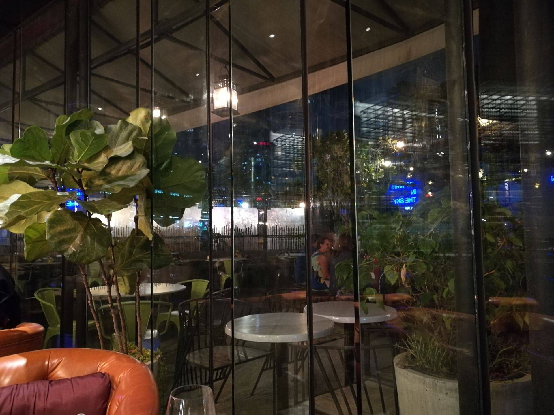 รูป Roof 409 Bar & Bistro