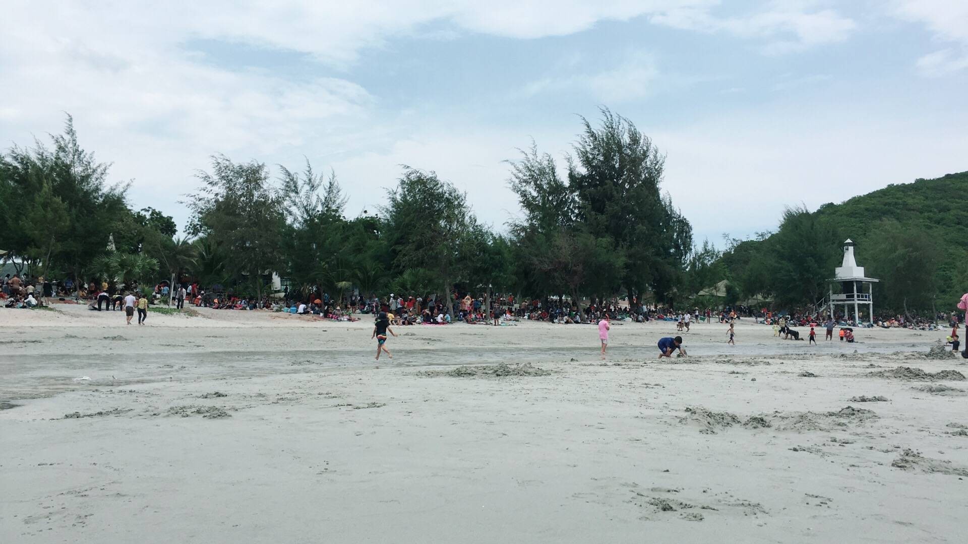 รีวิว หาดน้ำใส - ชายหาดขาวสะอาด น้ำใส สมชื่อ