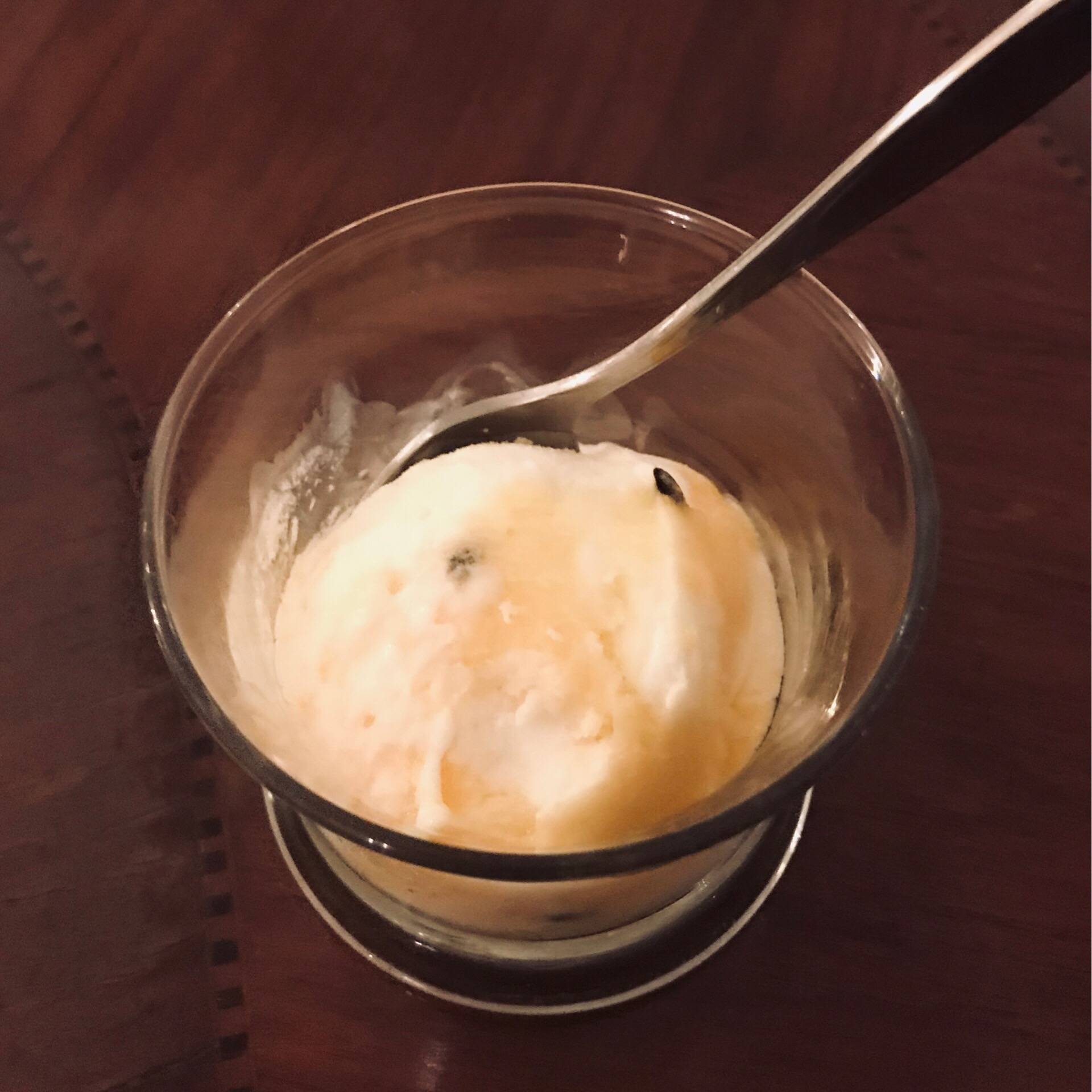 รีวิว TWO and a HALF custom-made ice cream - definitely one of the best ...