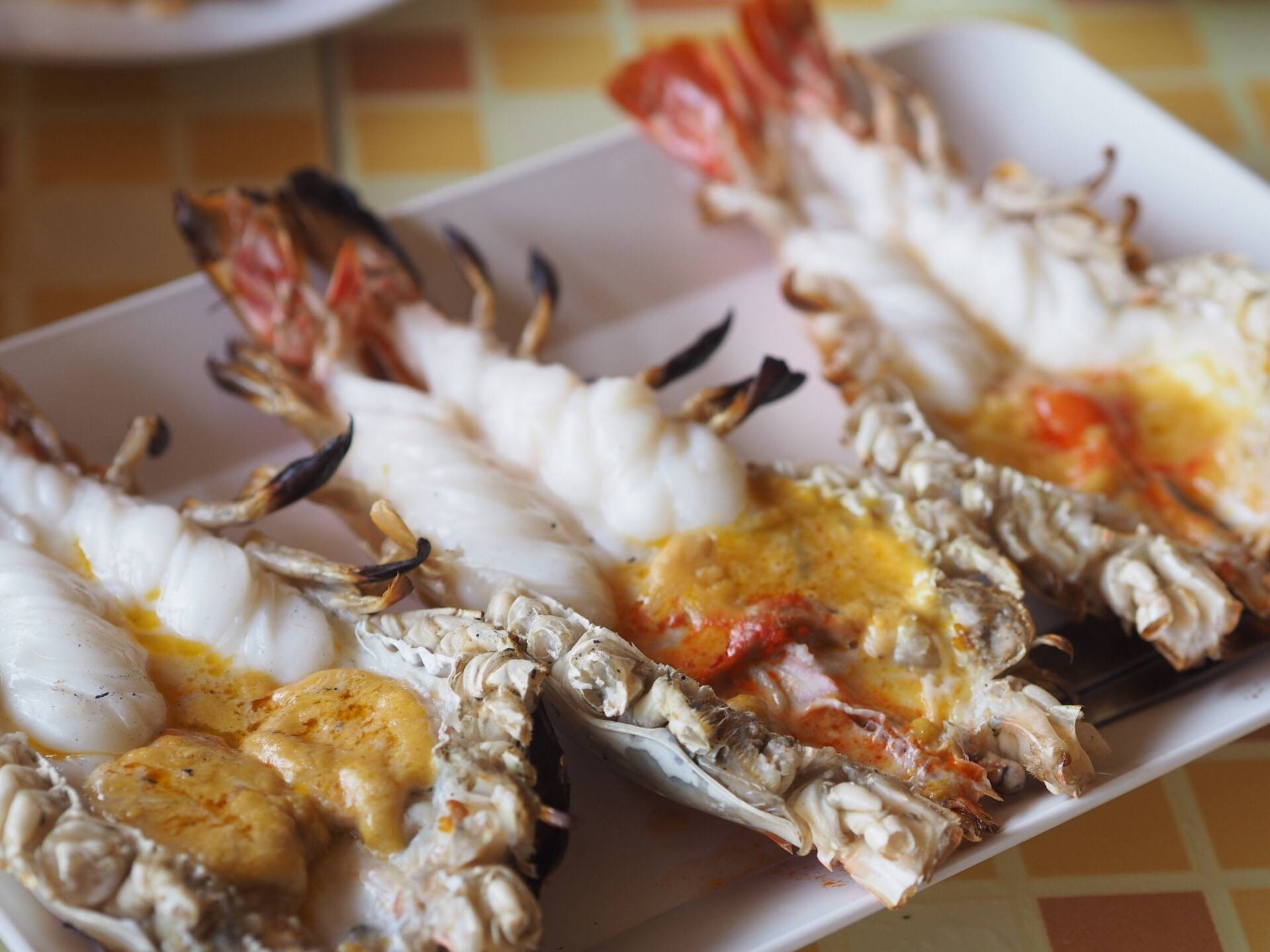 กุ้งแม่น้ำใหญ่เผา ร้าน กินกับก้อย โดย ก้อยมหาชัยซีฟู้ดส์ - Wongnai