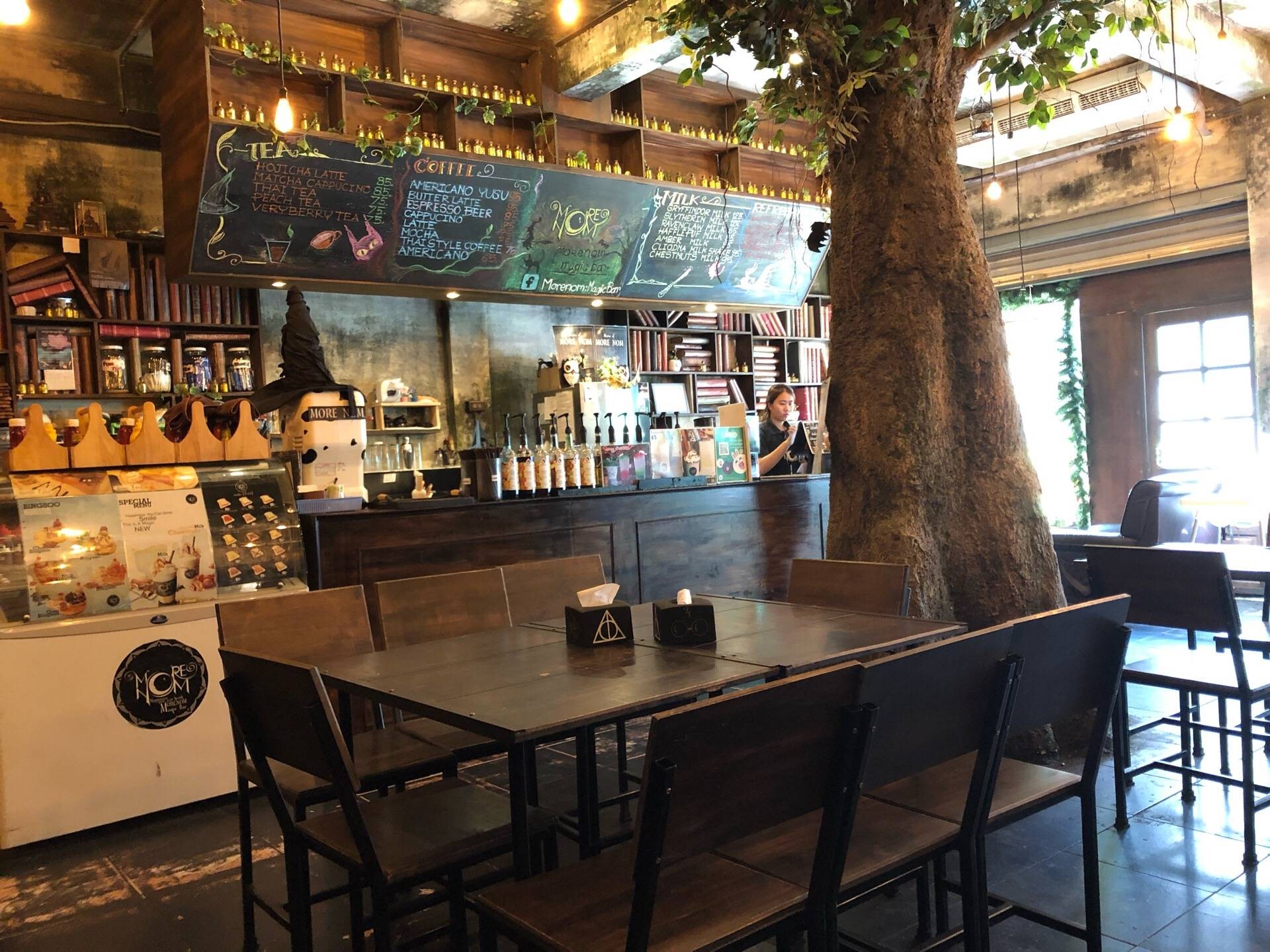 รูป MoreNom : Magic Bar